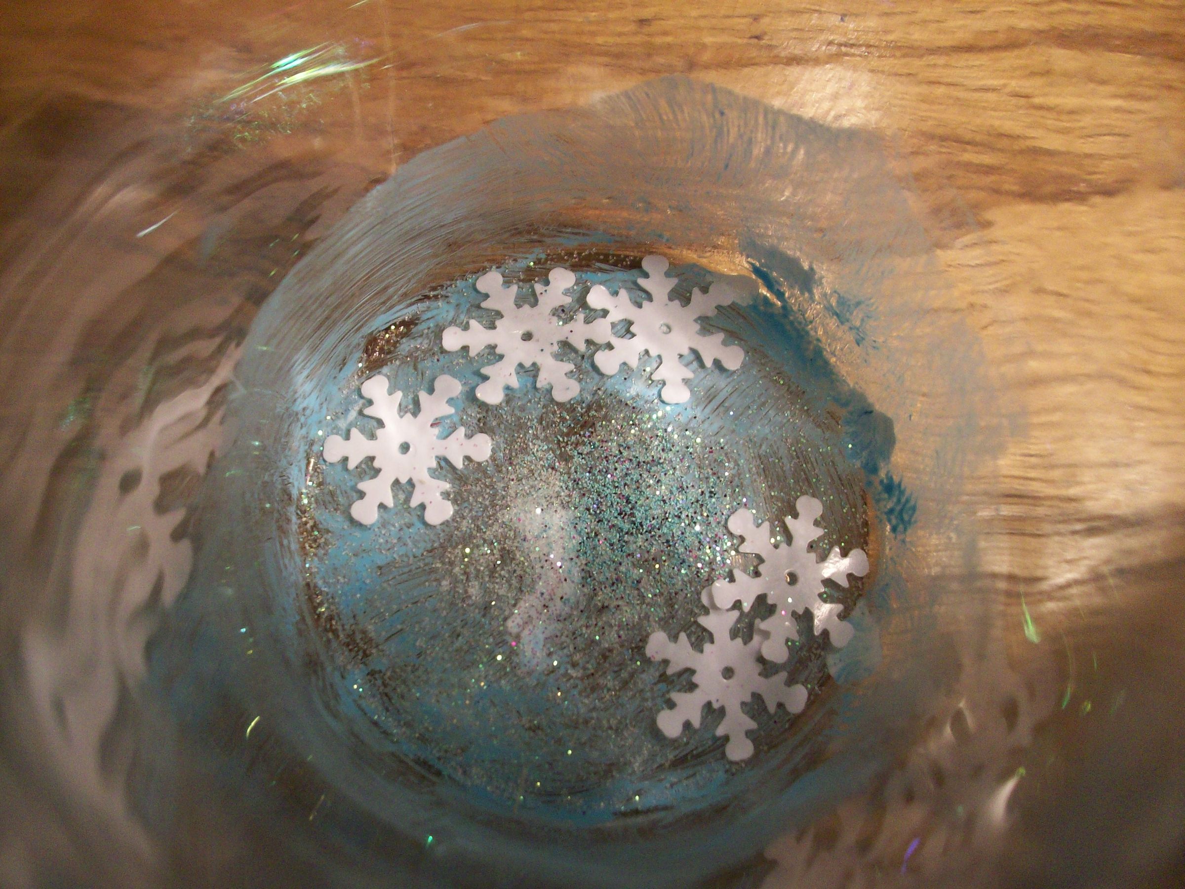 How to Make a Holiday Snow Globe : 7 Steps (with Pictures) - Instructables