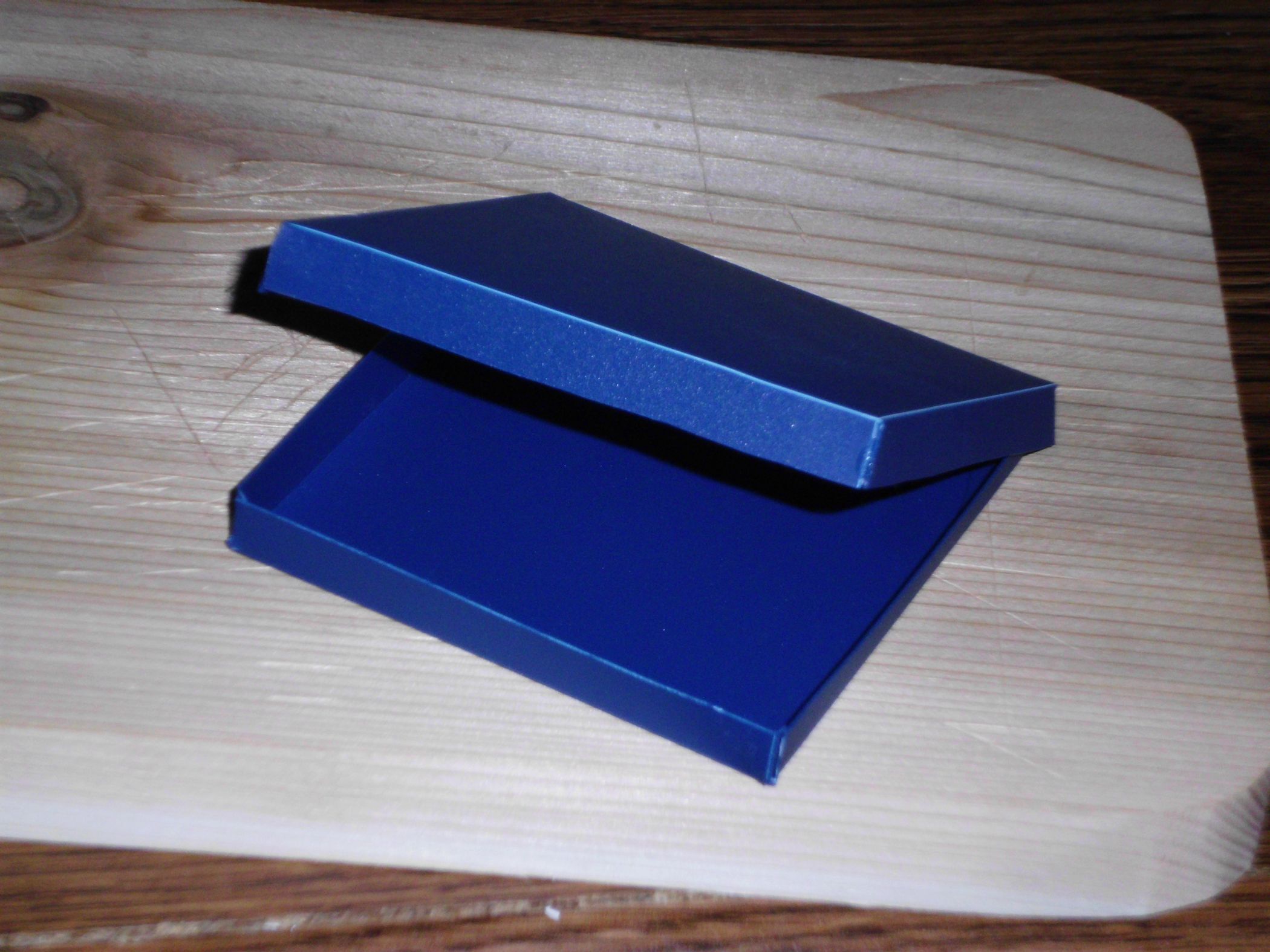How to Create a Simple Plastic Box Out of an Old Notebook : 8 Steps ...