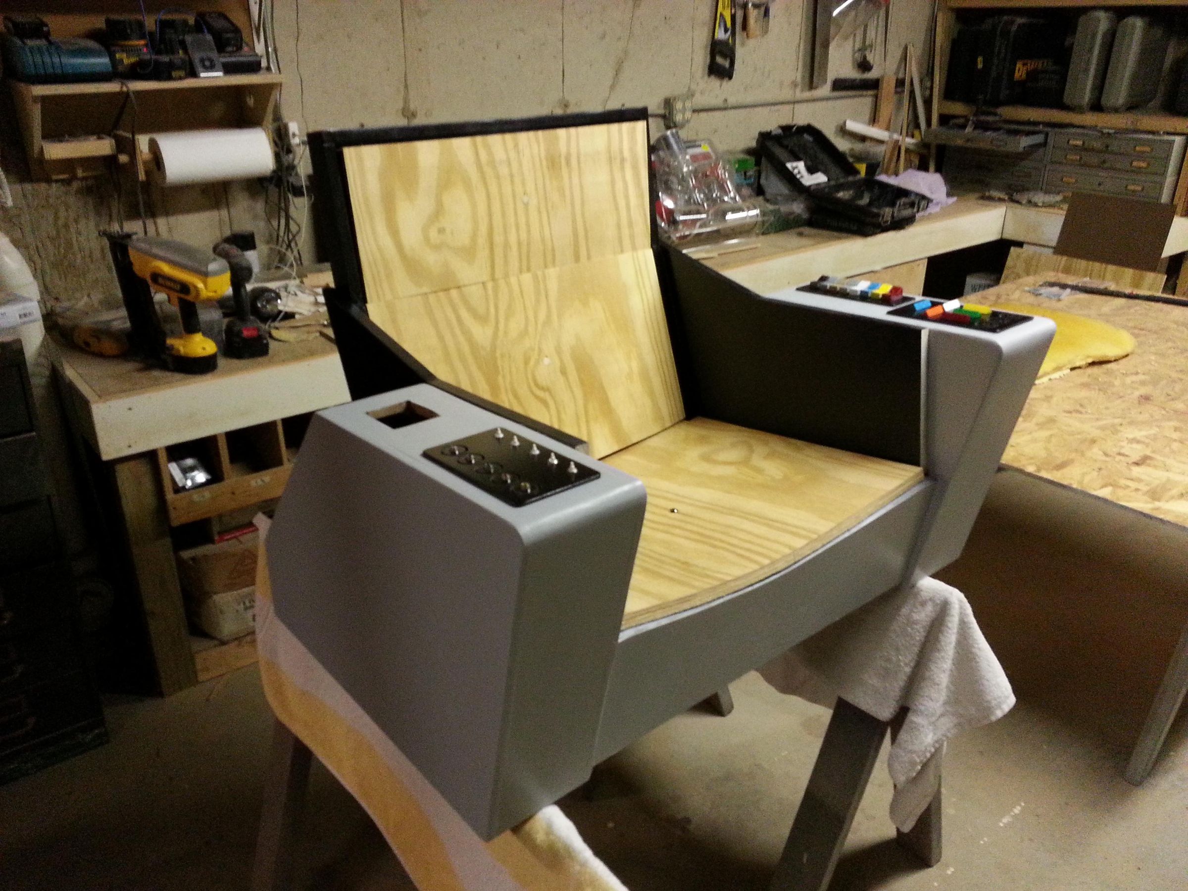 Captain Kirks Star Trek Chair With Sound : 7 Steps (with Pictures ...