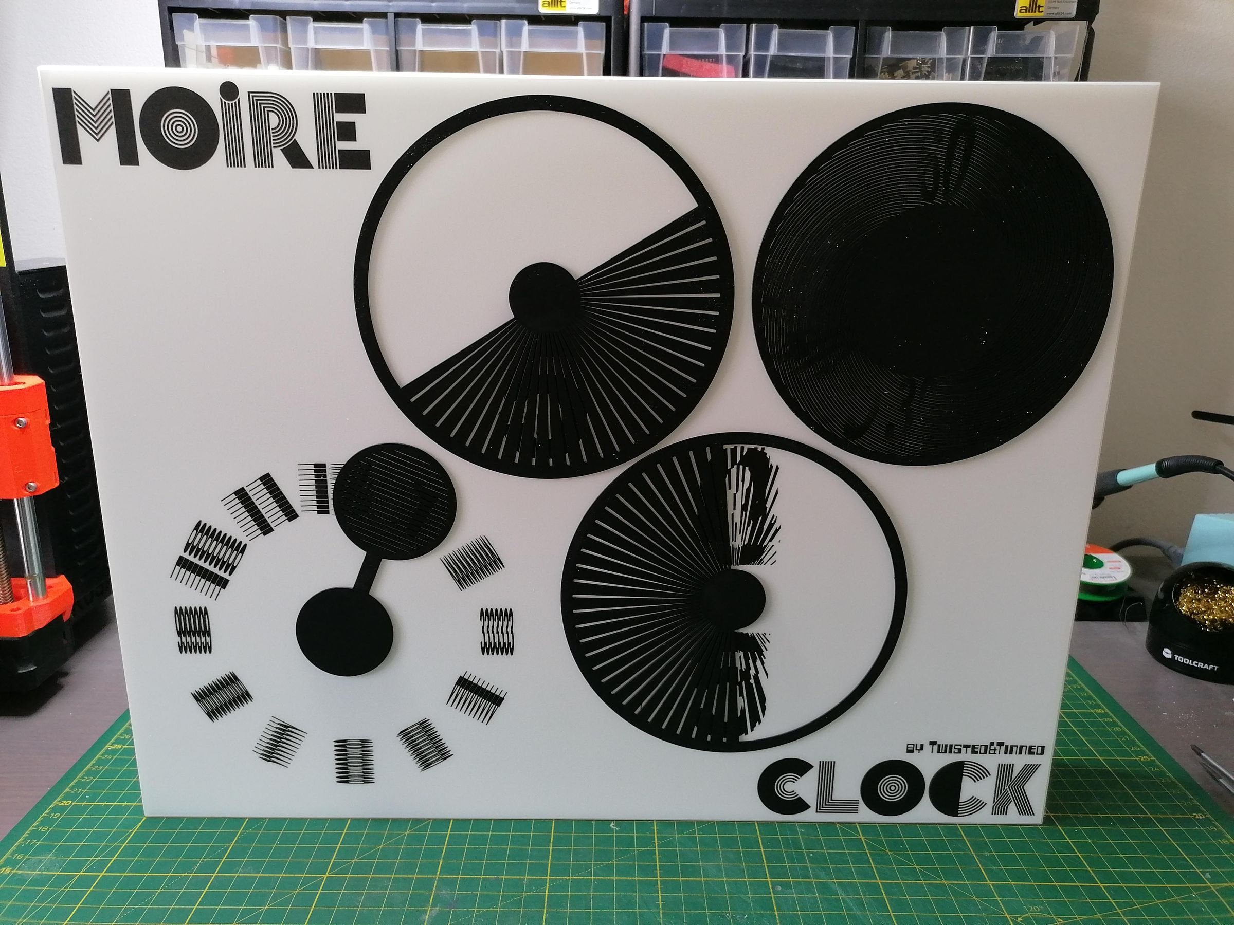 Moiré Clock : 9 Steps (with Pictures) - Instructables