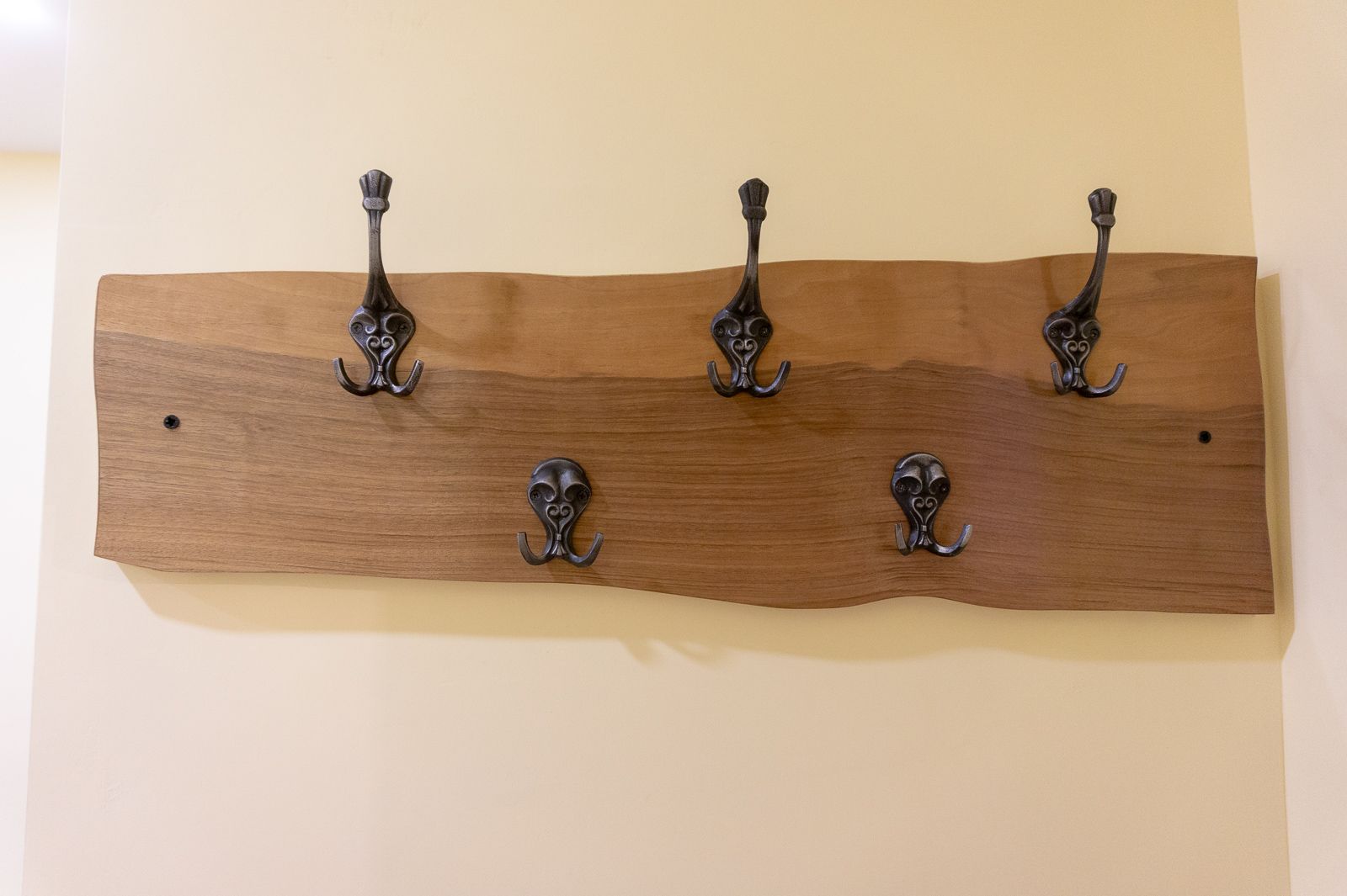 Wall-Mounted Coat Hangers : 11 Steps (with Pictures) - Instructables