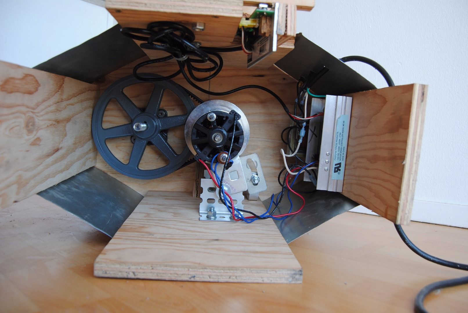 Potter's Wheel: Treadmill Motor : 5 Steps (with Pictures) - Instructables