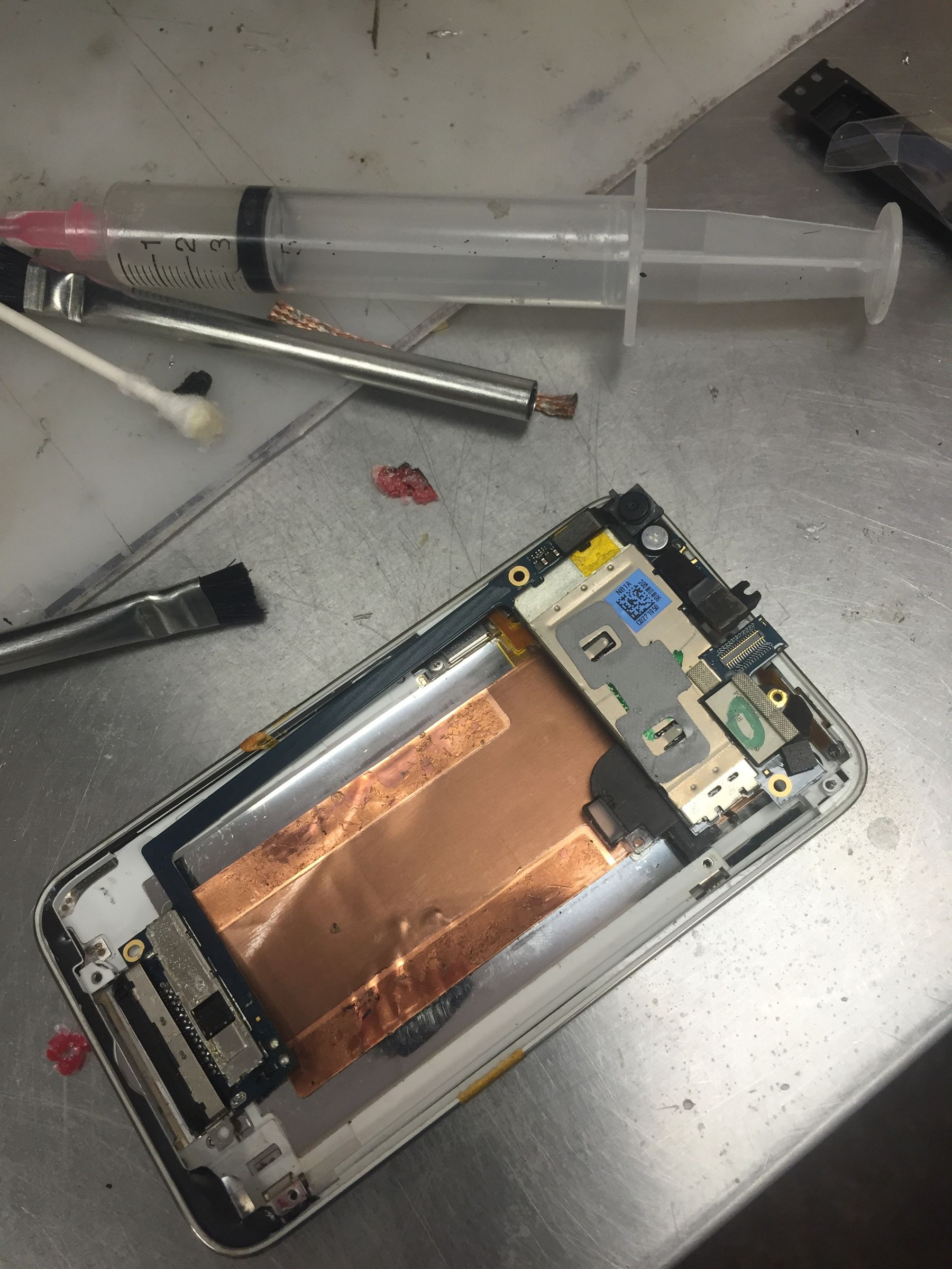 IPod Touch 4th Gen Charge Port : 4 Steps - Instructables