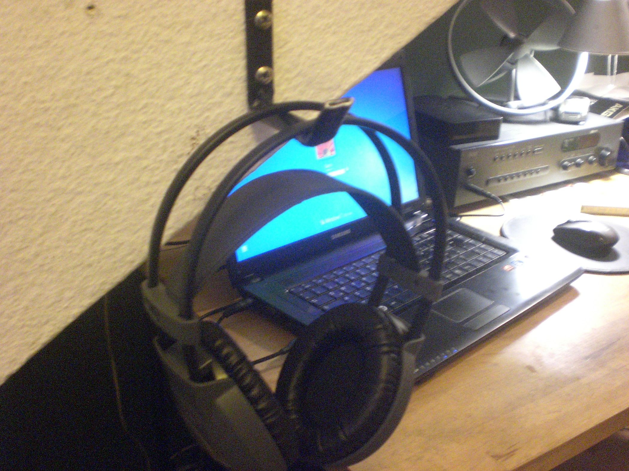 DIY Headphone Holder : 9 Steps - Instructables