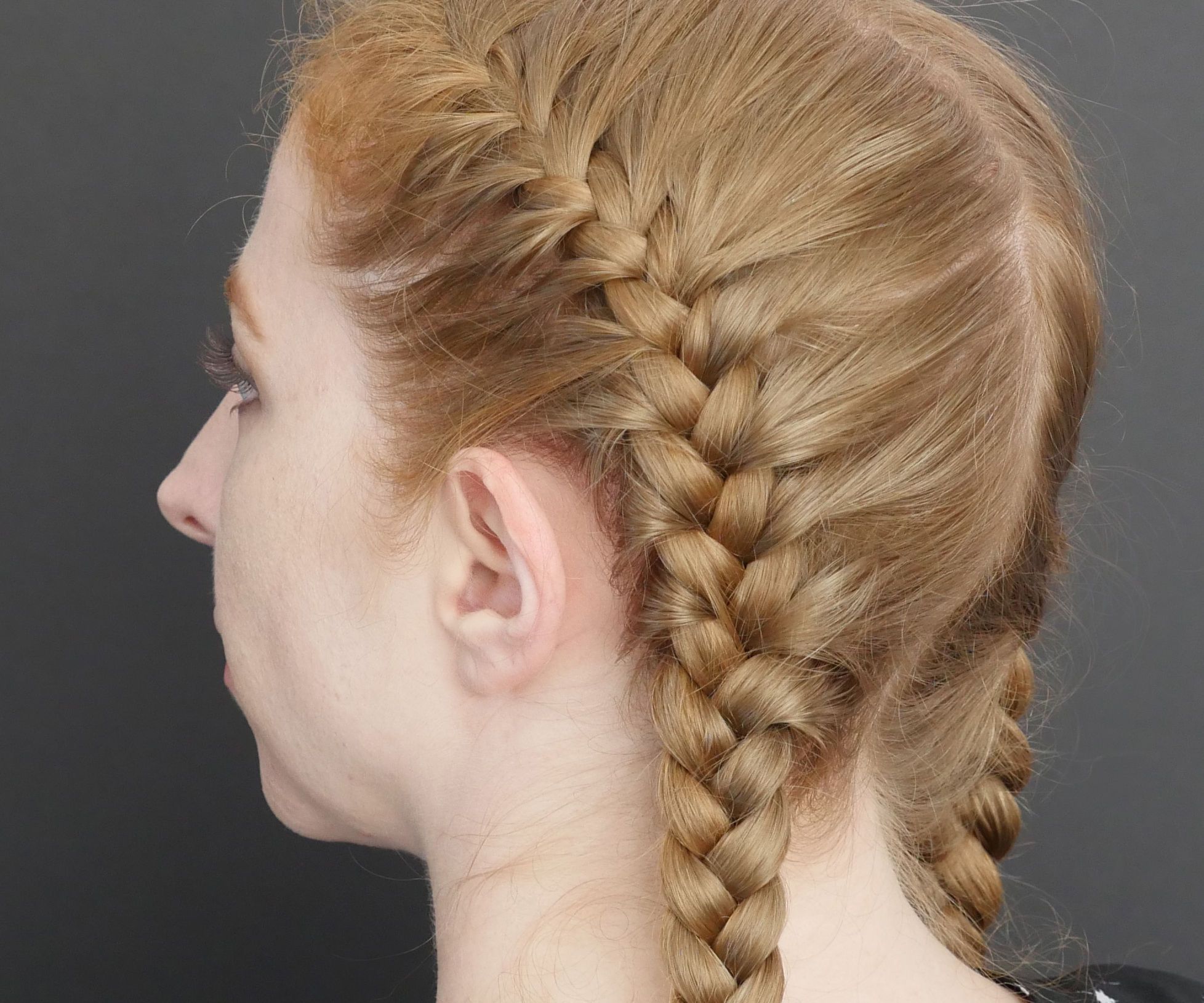 French Braid Basics : 4 Steps (with Pictures) - Instructables