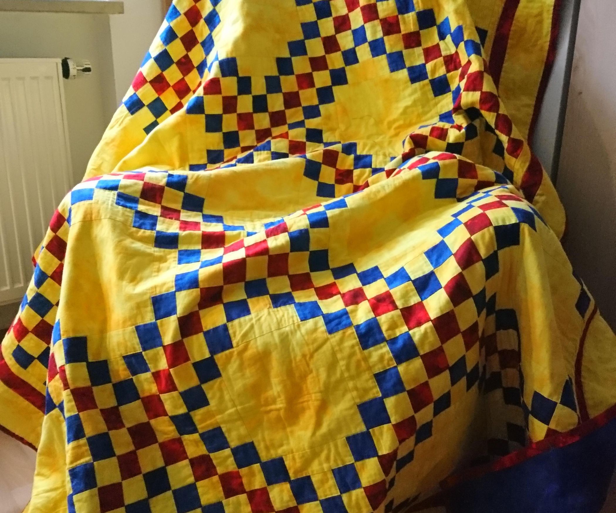 Simple Irish Chain Patchwork Quilt : 8 Steps - Instructables