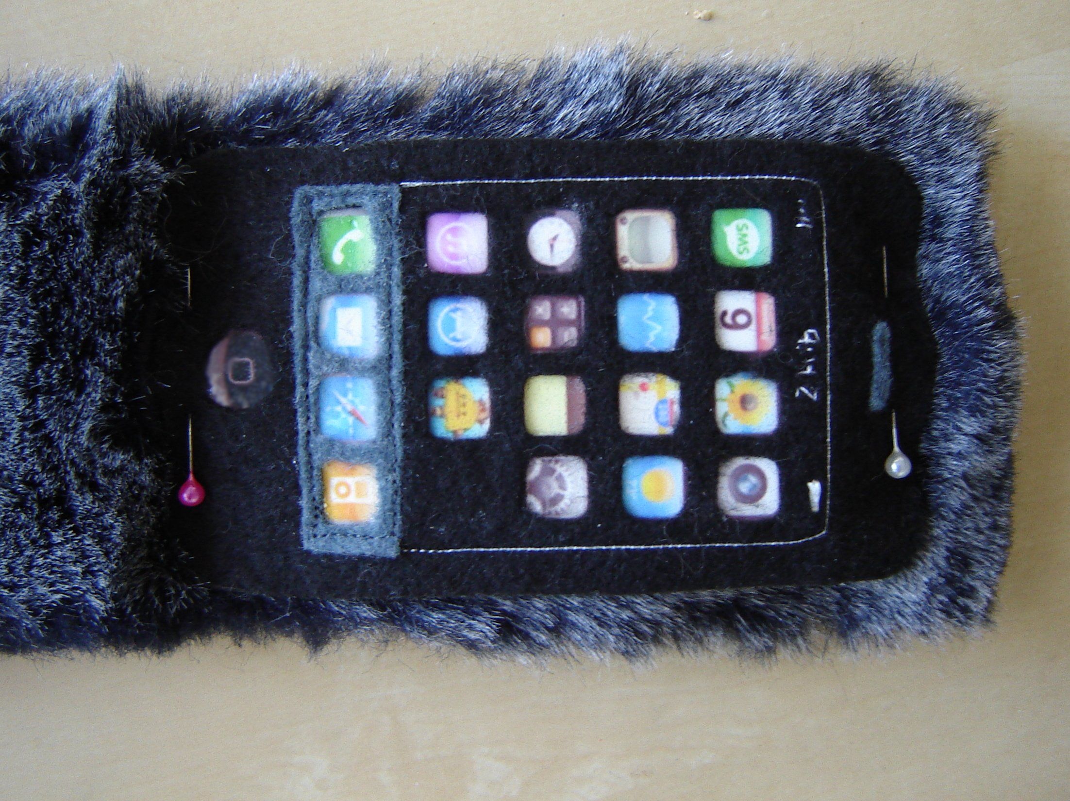 Plush Iphone Sleeve : 12 Steps (with Pictures) - Instructables