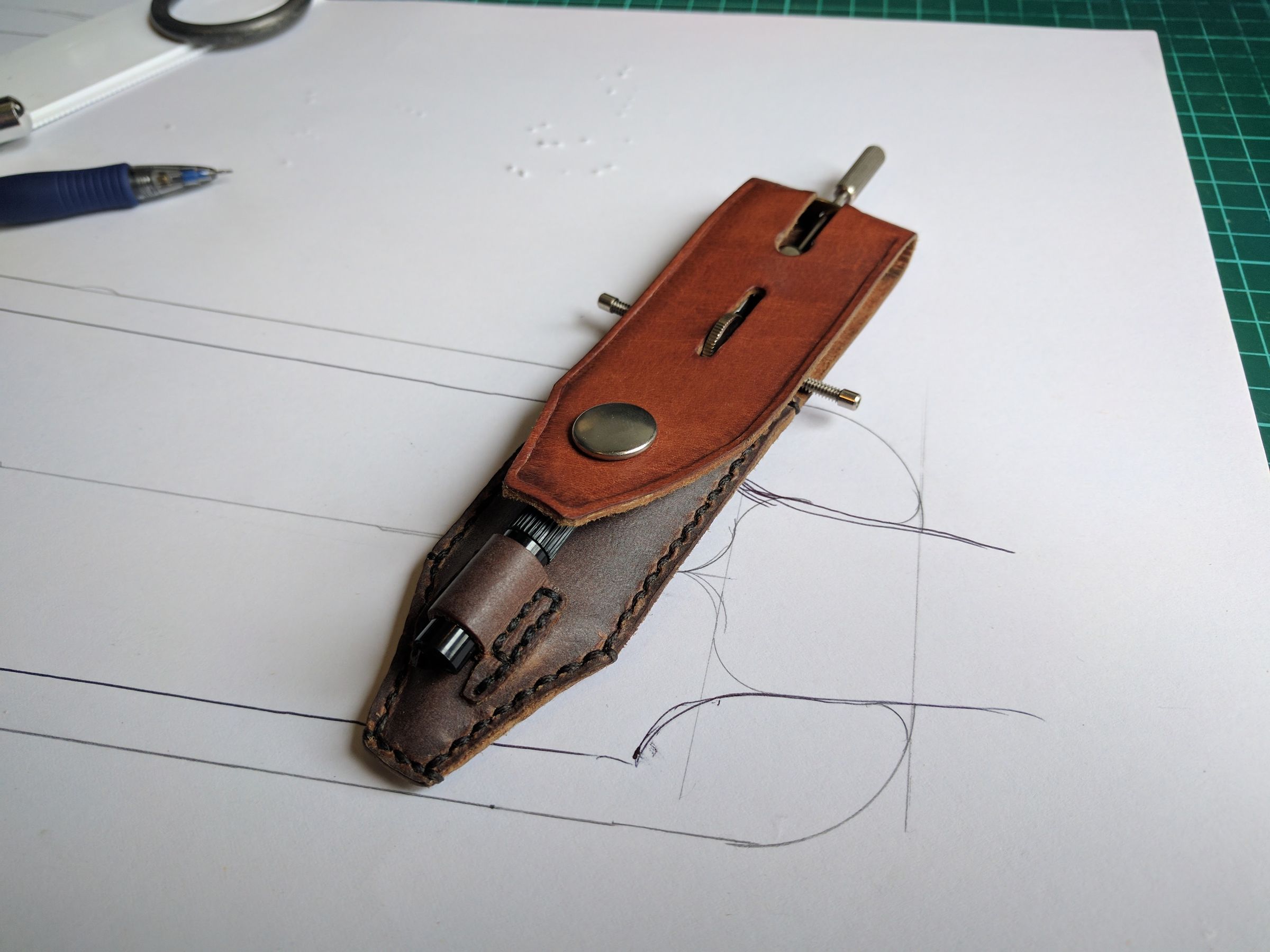 Leather Compass Case : 9 Steps (with Pictures) - Instructables