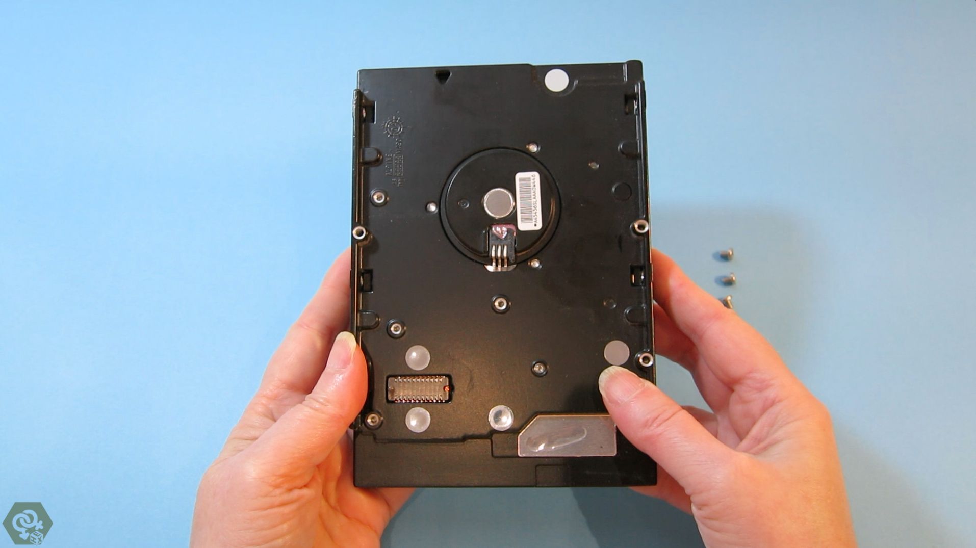 Upcycle a Hard Drive Into a Clock : 19 Steps (with Pictures ...