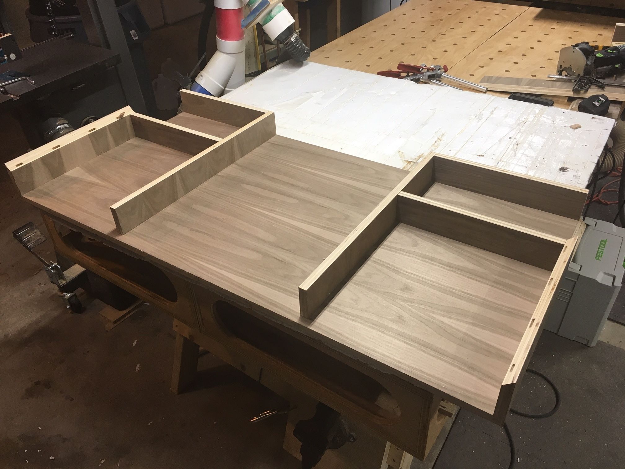 Stand Up Desk With a Secret : 10 Steps (with Pictures) - Instructables