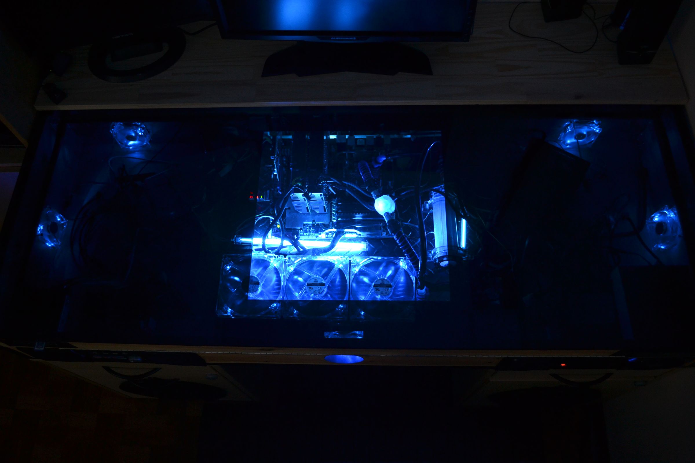 Desk With Built in PC - Instructables