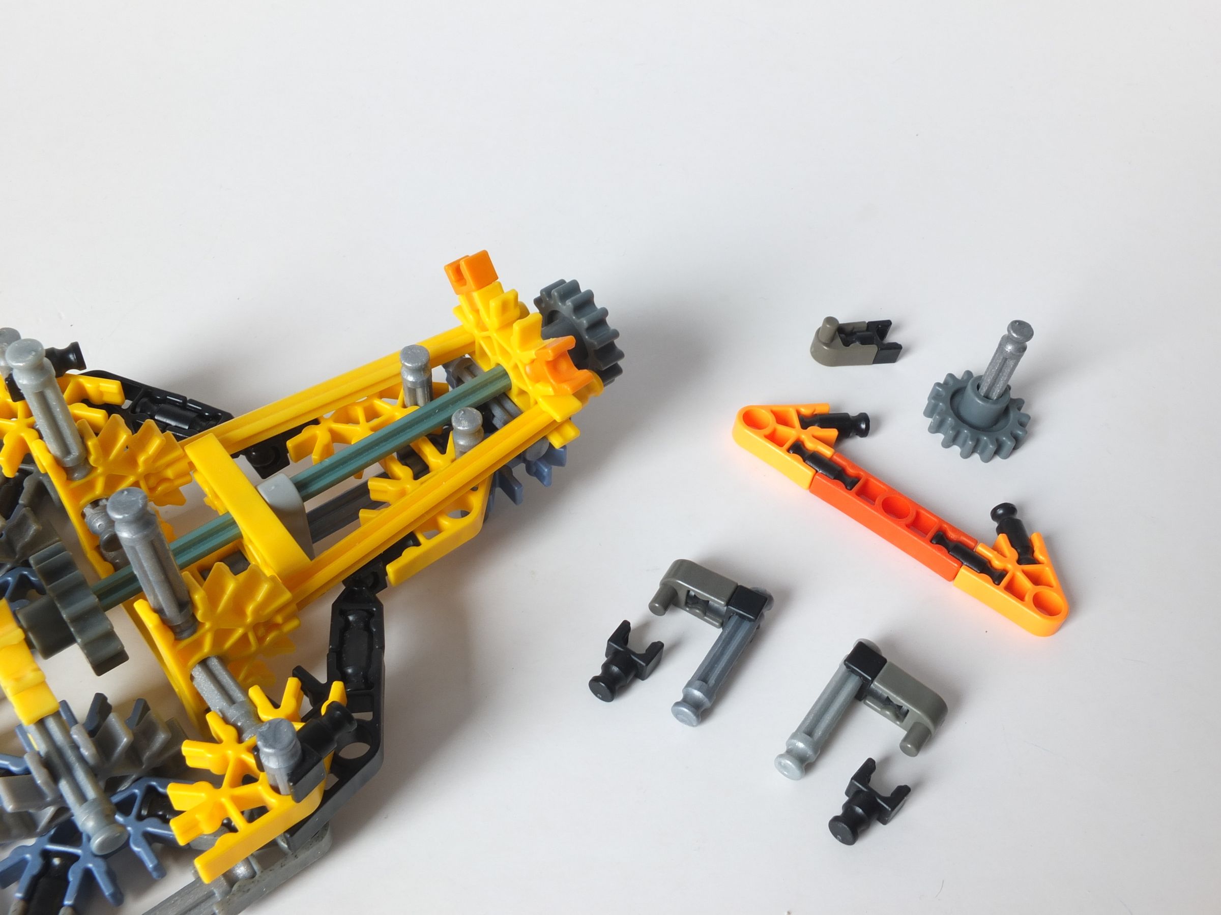 K'NEX F1 Race Car : 4 Steps - Instructables
