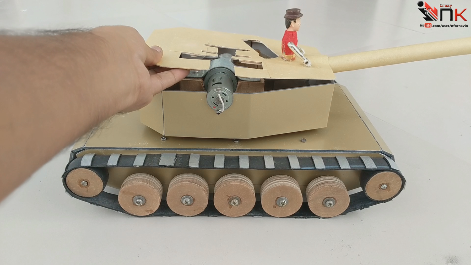 How to Make a RC Battle Tank With Motorized Fire : 11 Steps (with ...