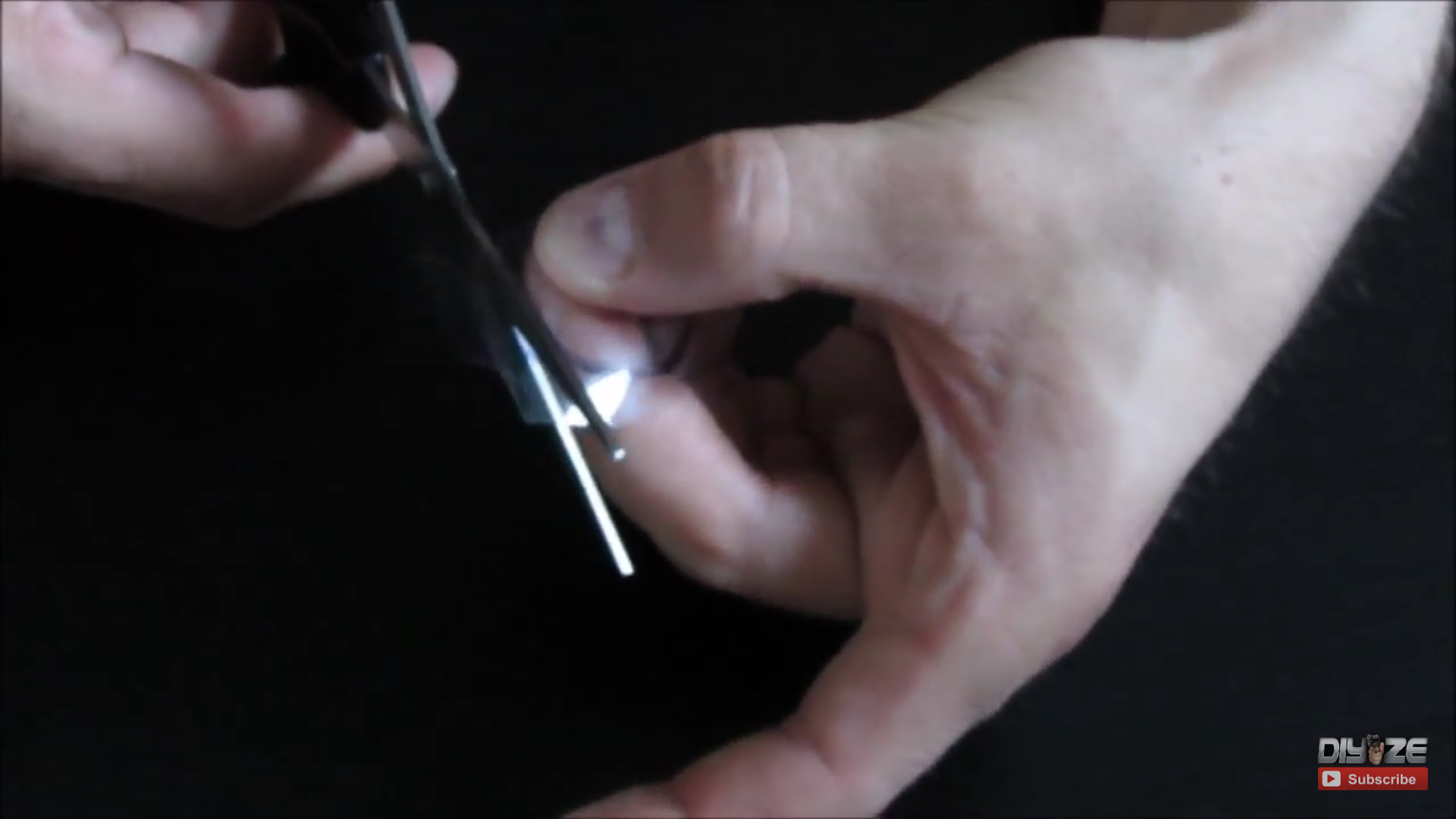 DIY MACRO LENS USING RECYCLED BOTTLE : 4 Steps - Instructables