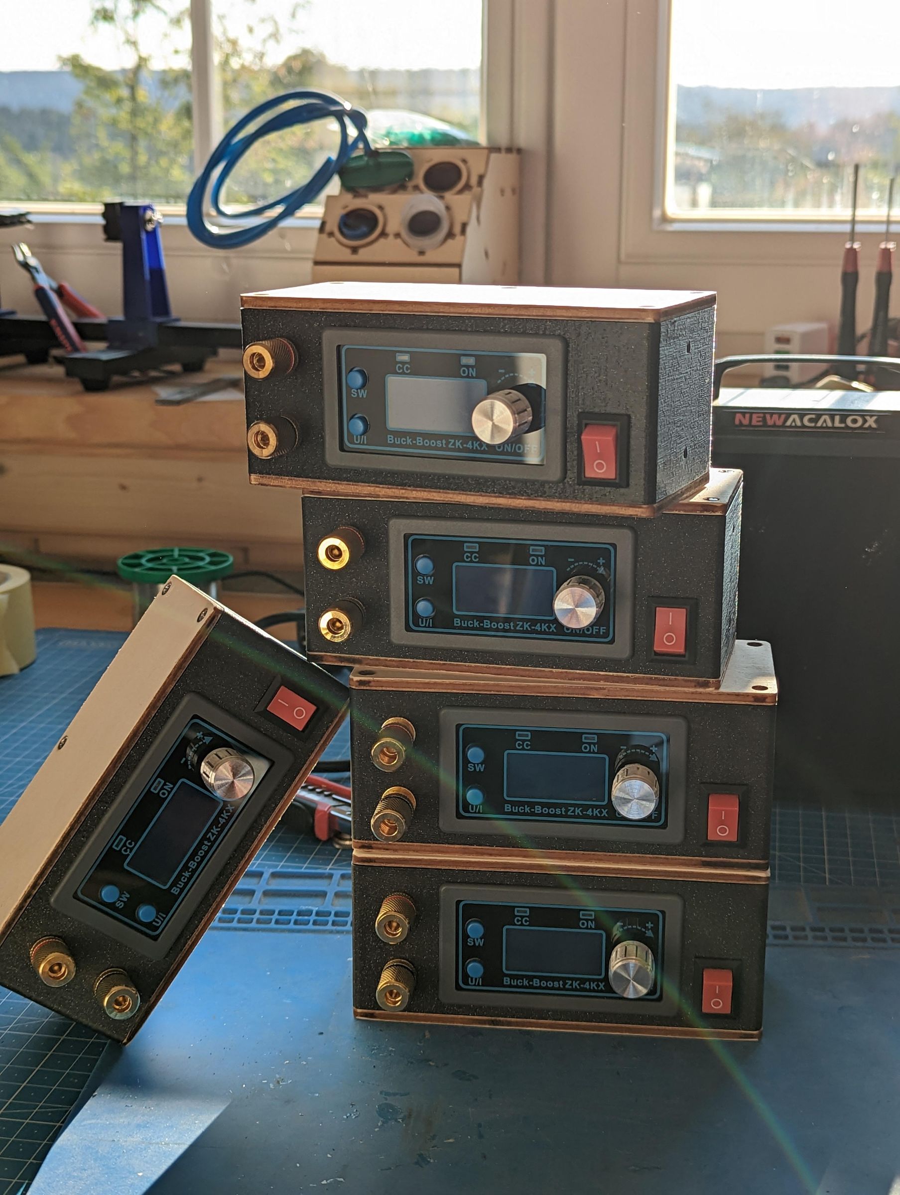 Mini Laboratory Power Supply - Instructables