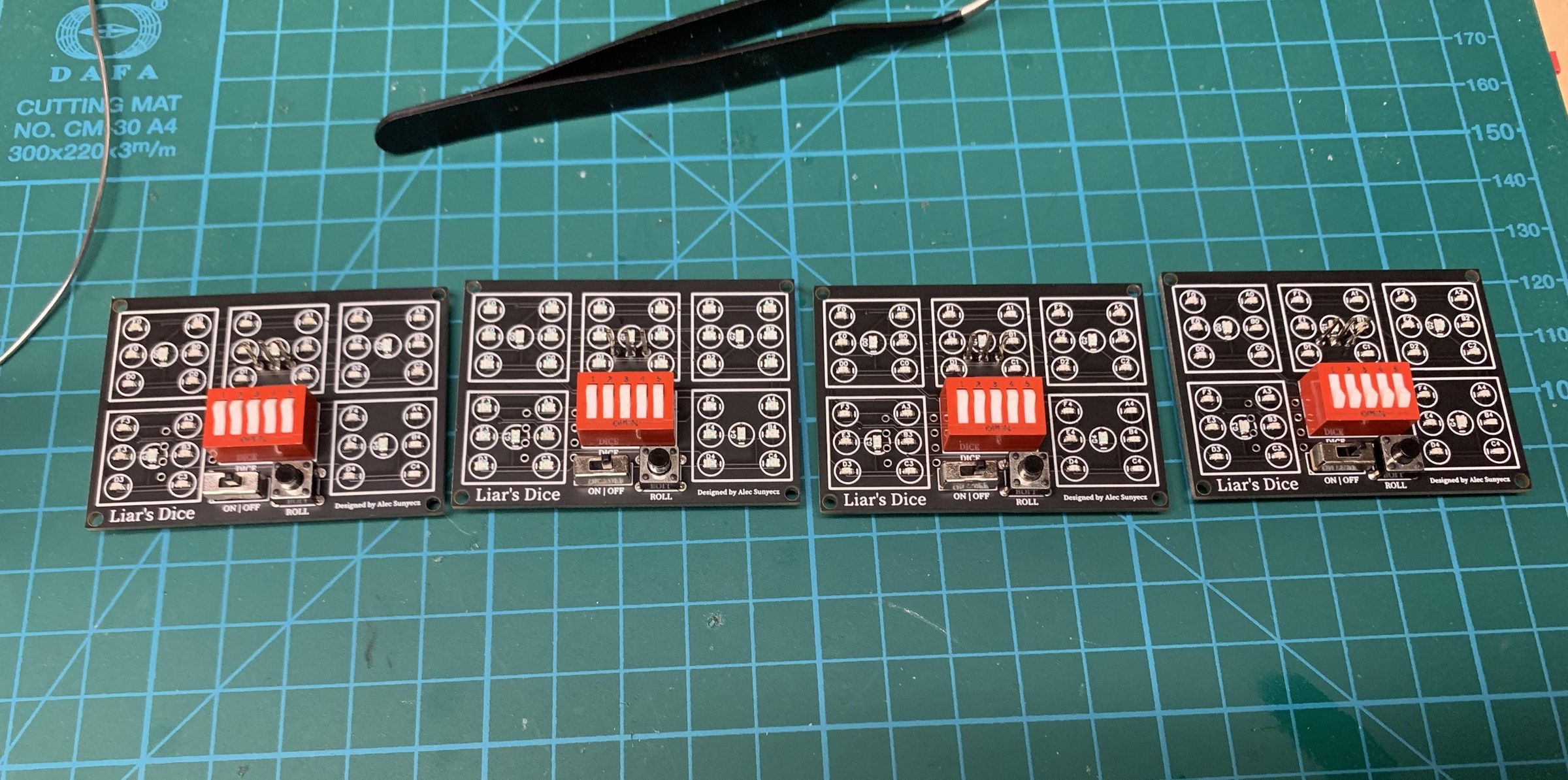 Pocket Dice! Electronic Dice for Liars Dice and More : 7 Steps (with ...