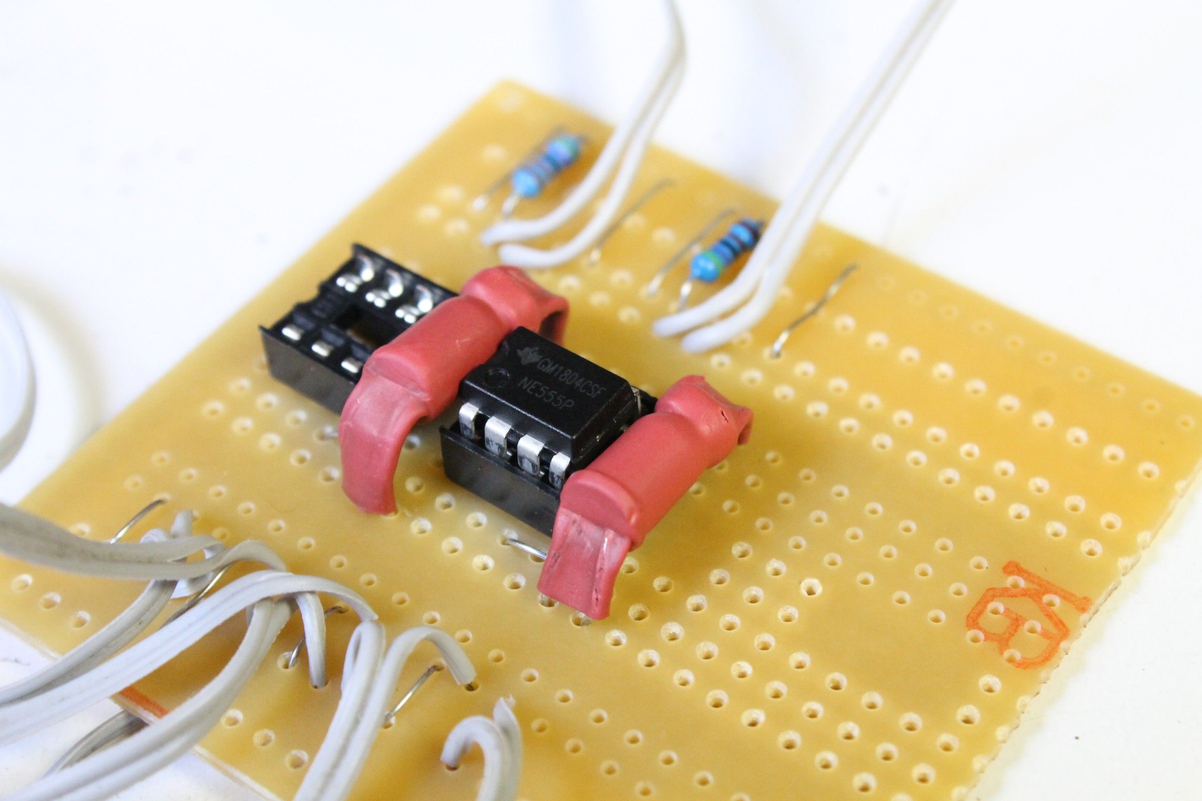 Fizzle Loop Synth V3 (555 Timer) : 11 Steps (with Pictures) - Instructables