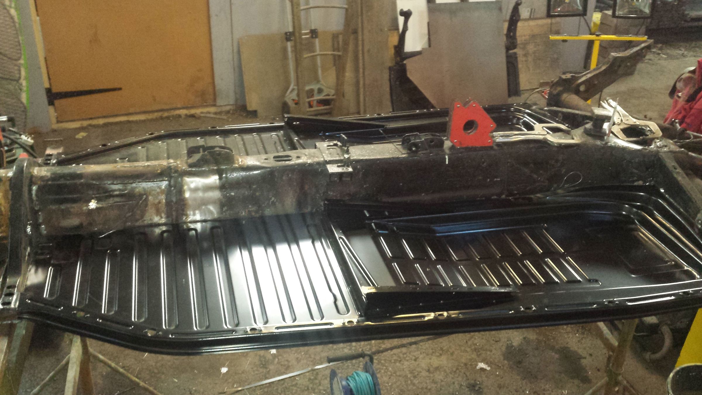 Chassis Restoration on a Volkswagen Beetle Volksrod : 12 Steps (with ...