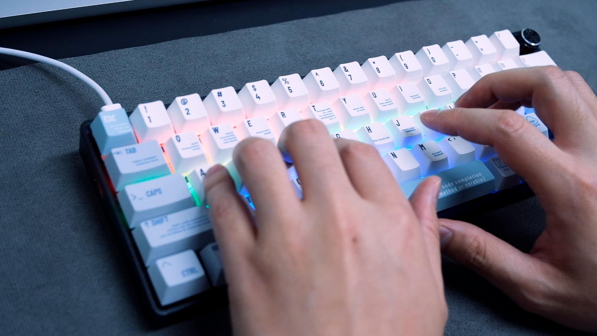 AgileWhisker Keyboard - a Fully Programmable, Expandable, Open-source Keyboard Designed for ...