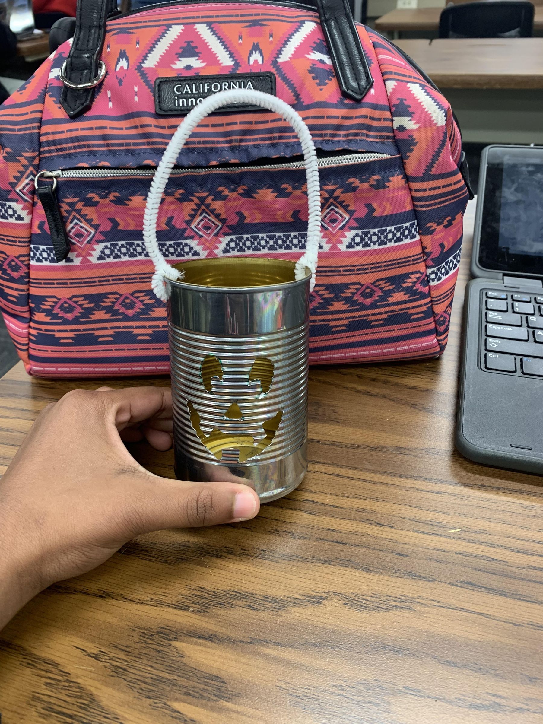 Step by Step How to Make a Can O' Lantern : 5 Steps - Instructables