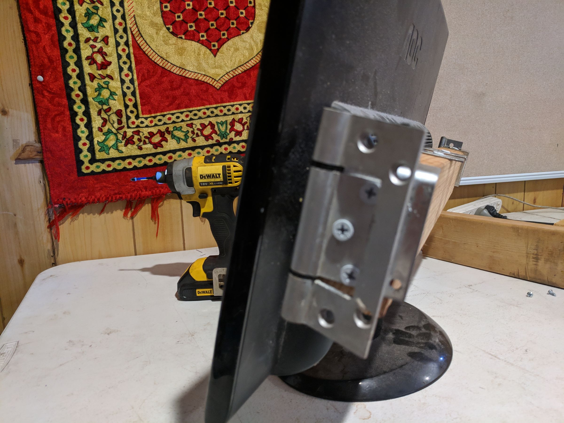 Build an Adjustable Triple Monitor Stand : 6 Steps - Instructables
