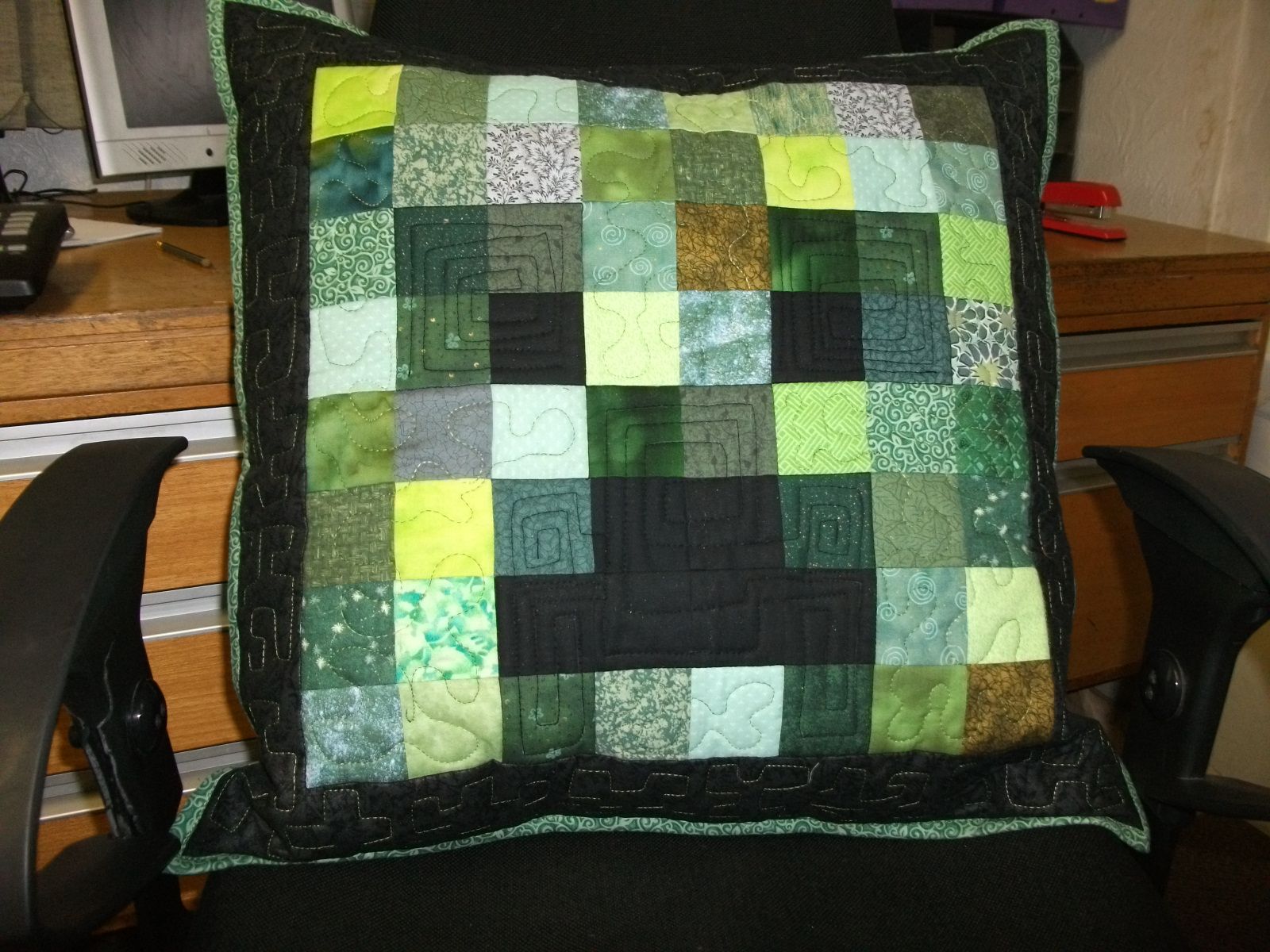 Minecraft Creeper Pillow / Cushion : 5 Steps (with Pictures ...