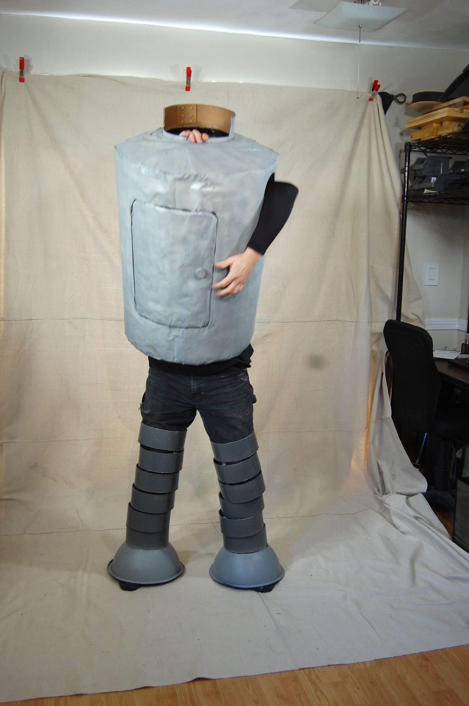 Bender - Costume : 16 Steps (with Pictures) - Instructables