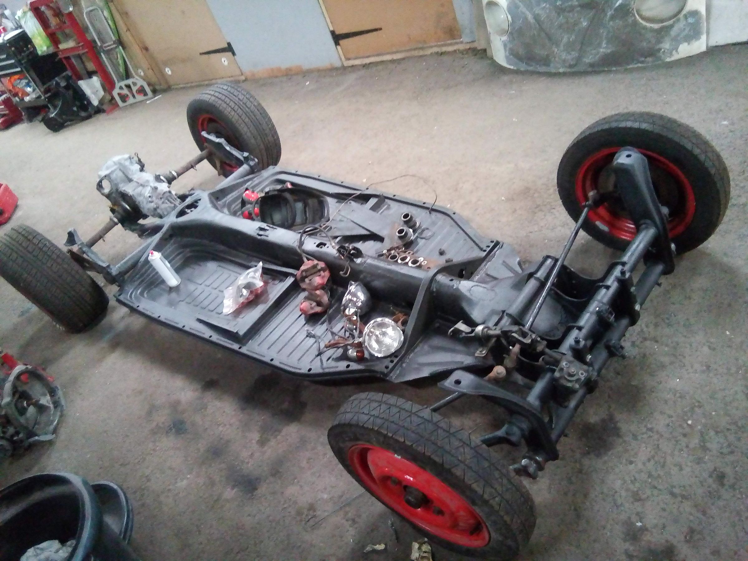 Chassis Restoration on a Volkswagen Beetle Volksrod : 12 Steps (with ...