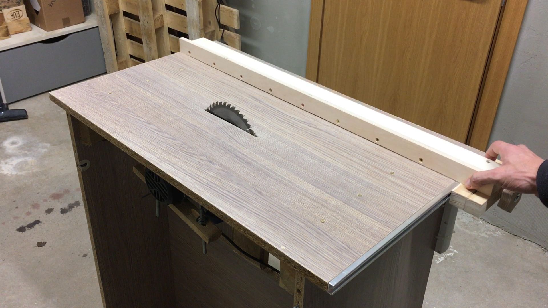 How to Make a Table Saw Fence for Homemade Table Saw : 8 Steps (with ...