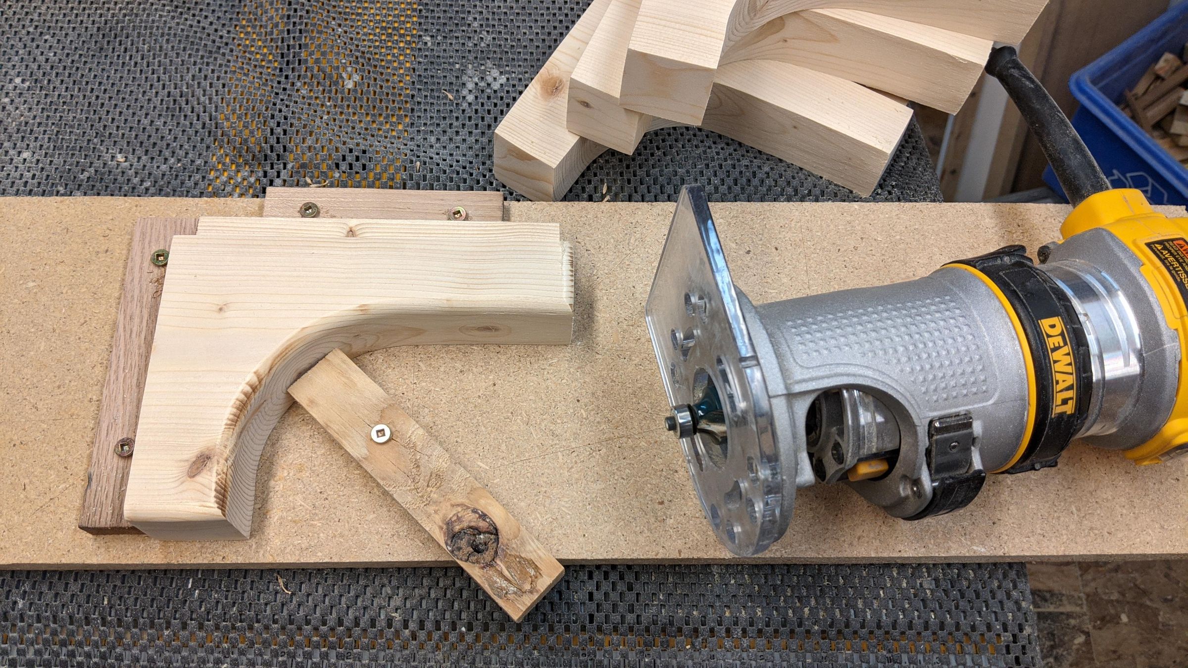 Chunky Shelves Out of a Single 2x6 : 4 Steps (with Pictures ...