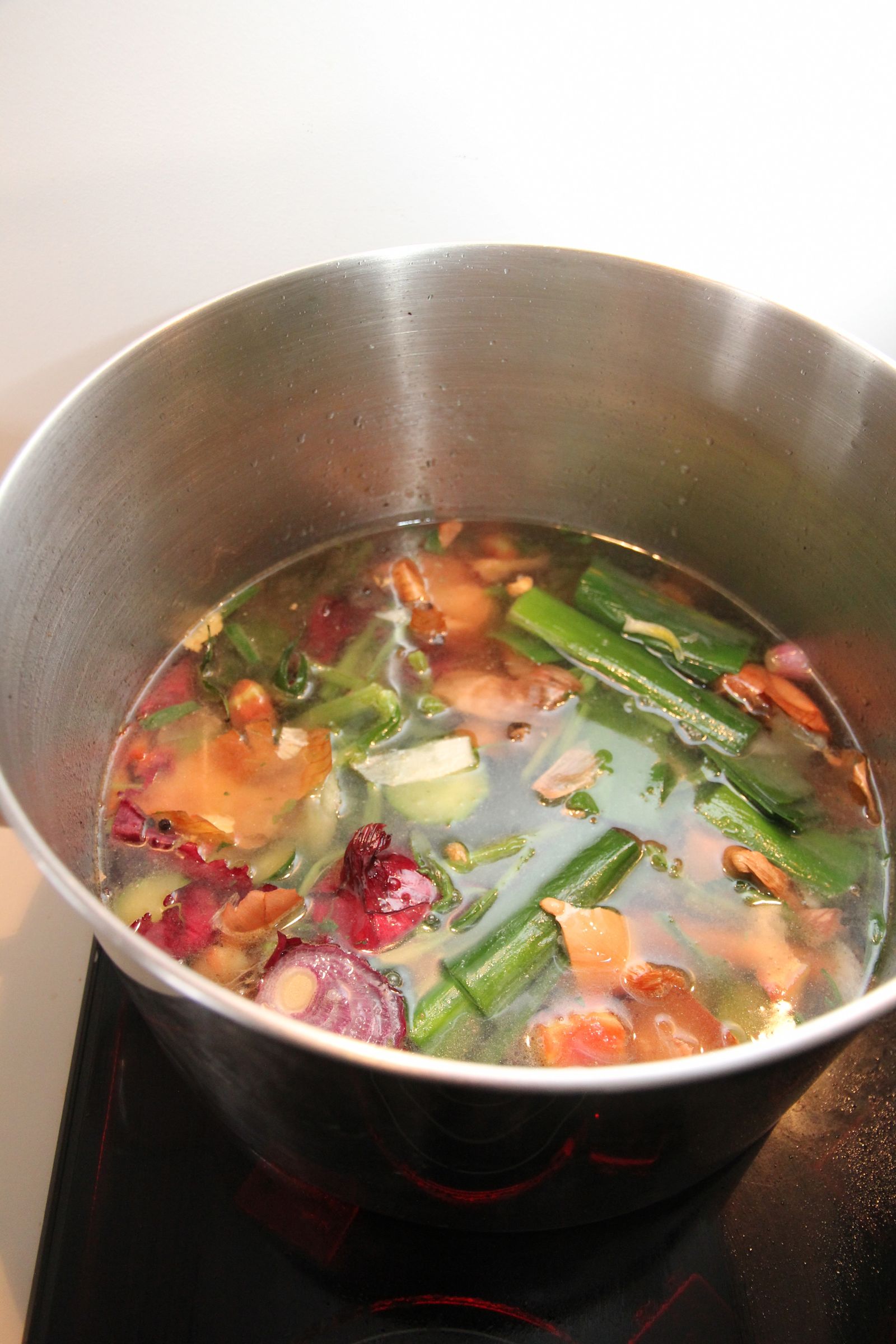 From Kitchen Scraps to Broth : 6 Steps (with Pictures) - Instructables