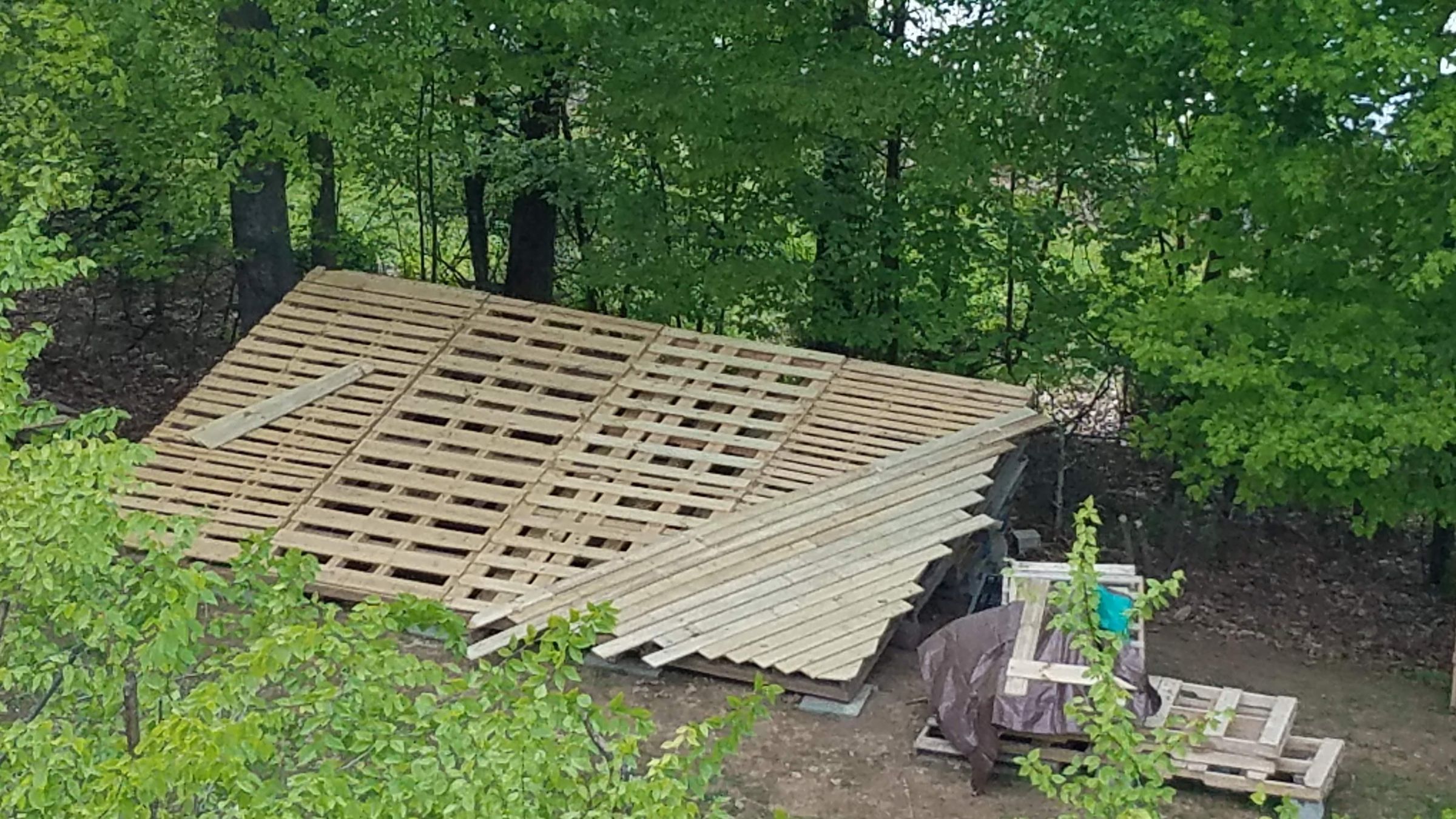 Pallet Man-shed, One-man Build, Building the Deck. Part Two. : 6 Steps ...