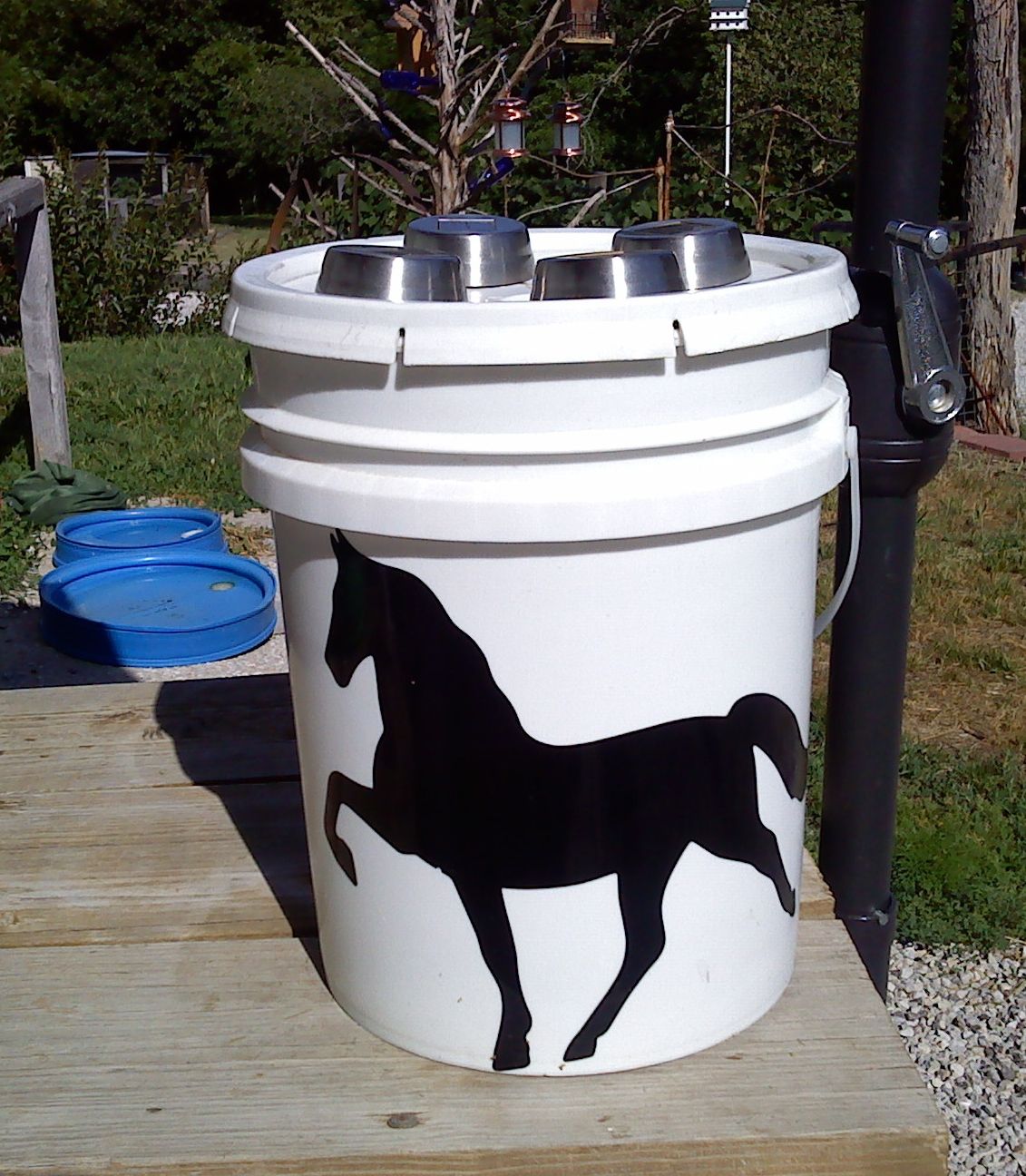 Bucket Solar Light & Storage Container SUPER EASY (with Pictures ...