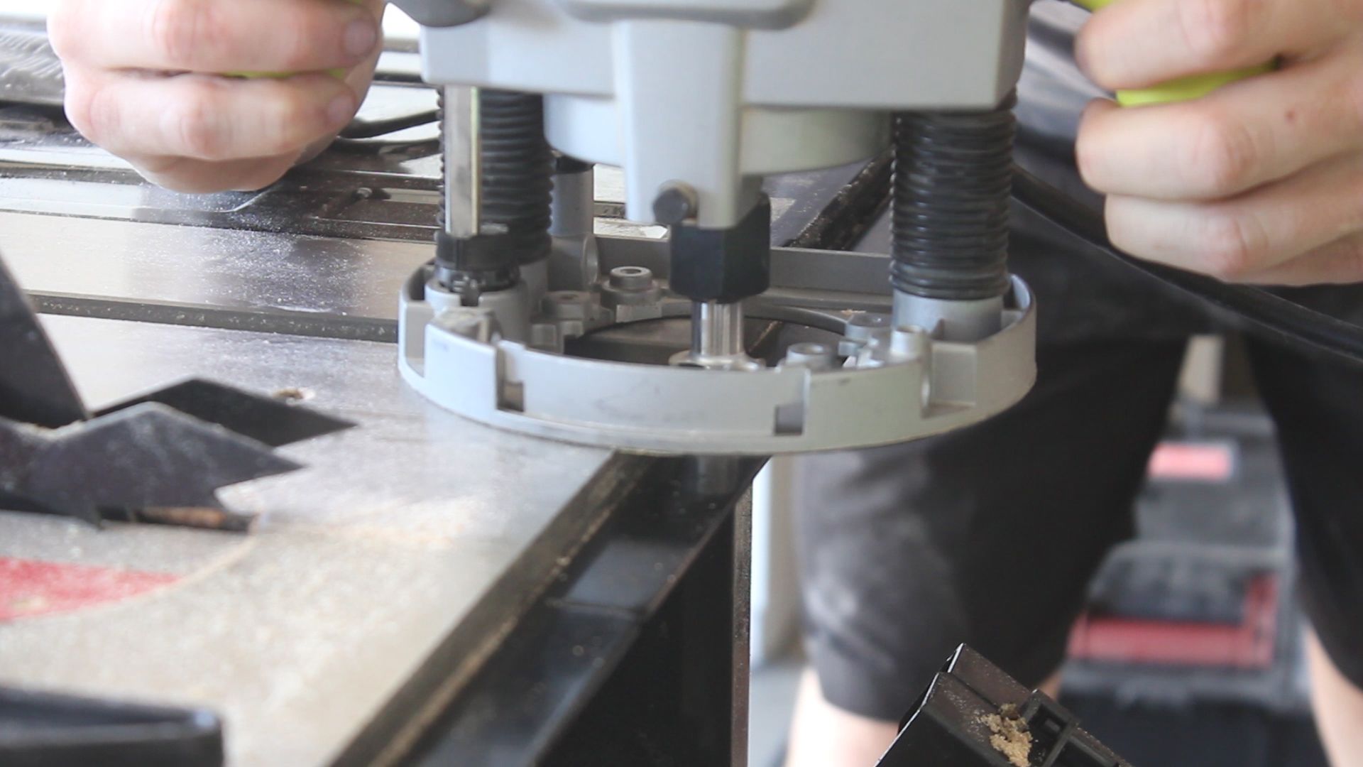 Robust Plywood Outfeed & Assembly Table : 9 Steps (with Pictures ...