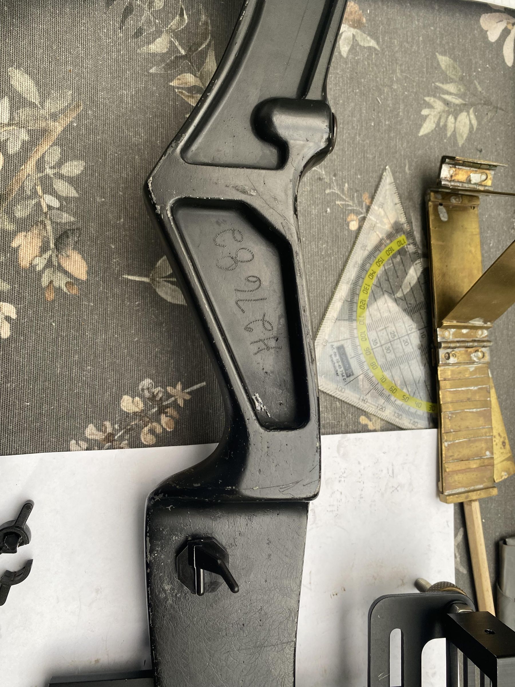 Oneida H250 Bow DIY Blackened Wood Handle : 5 Steps - Instructables