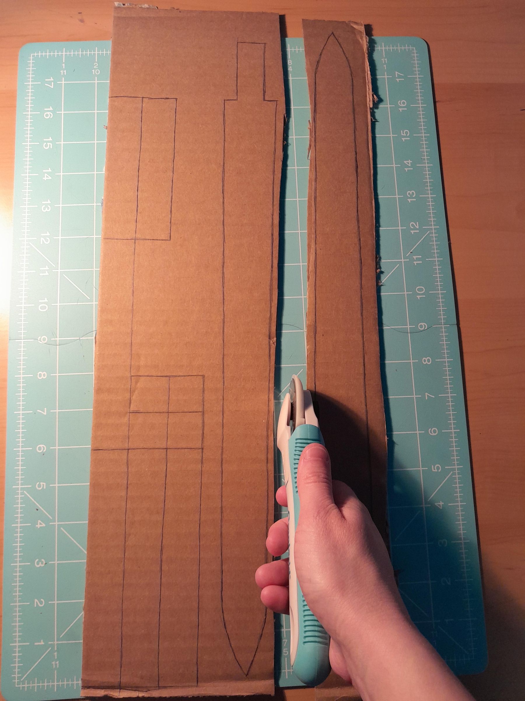 Paper Mache Sword : 8 Steps (with Pictures) - Instructables