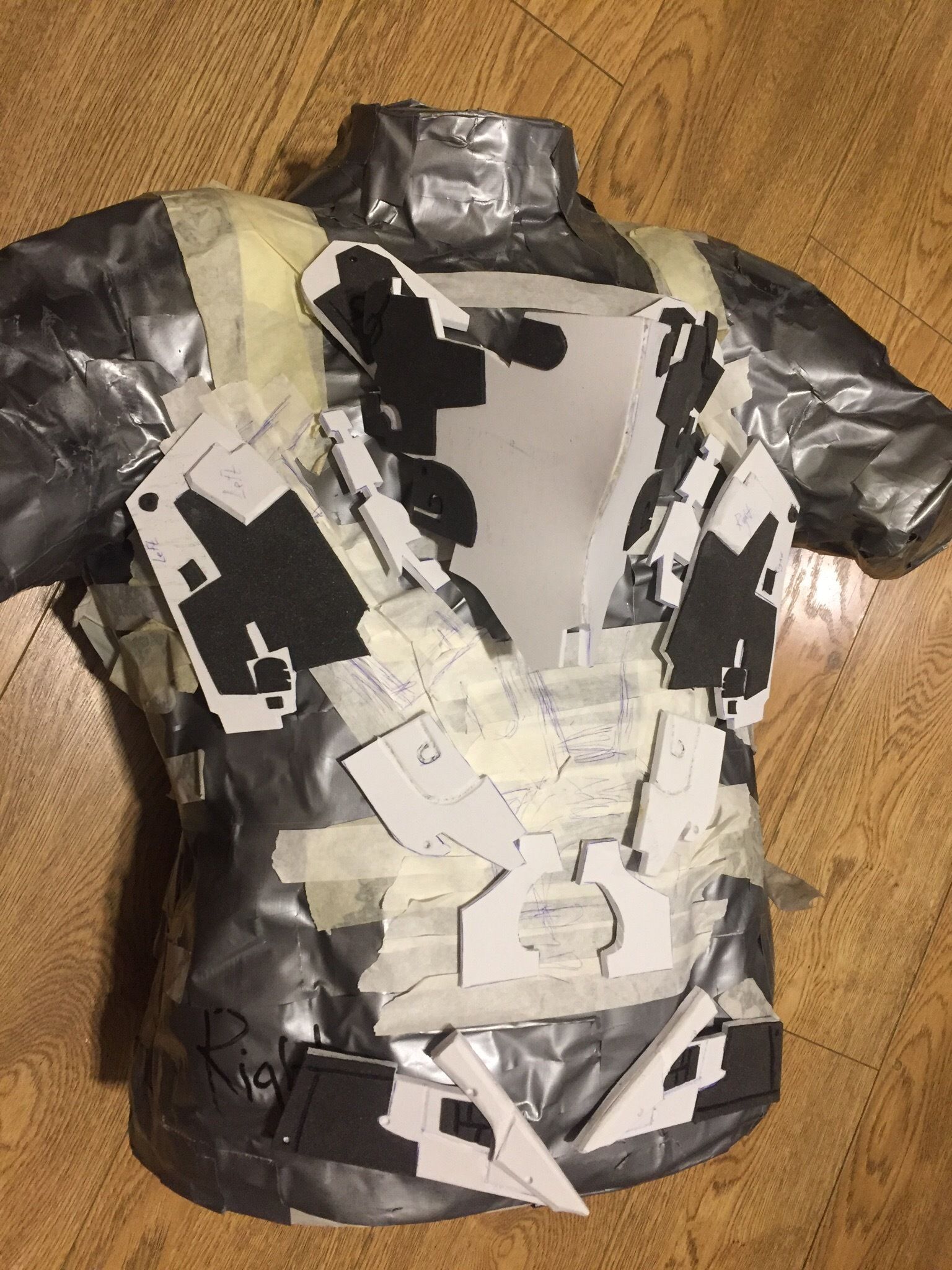 Dead Space 2 Cosplay — Creating the «Advanced Suit» Suit of Isaac ...