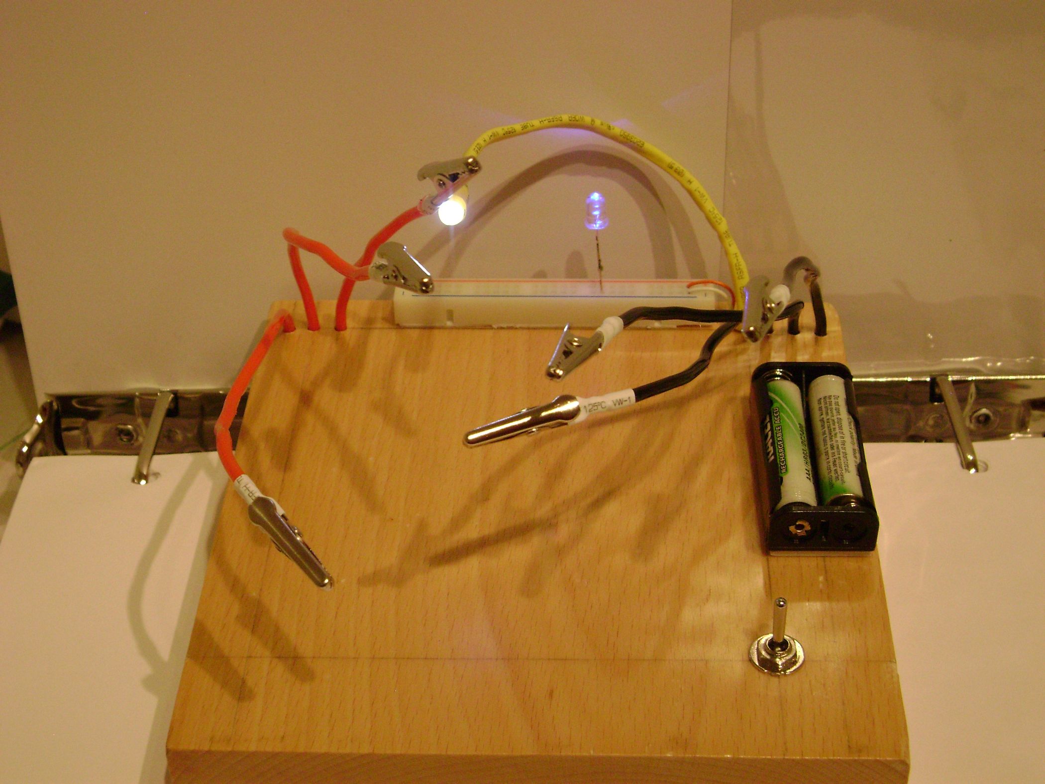 Helping Hands With Led Tester. : 4 Steps - Instructables