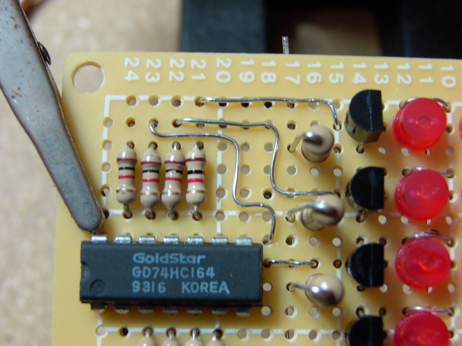 Single Chip, 2 Wire 4x4 LED Matrix - Instructables