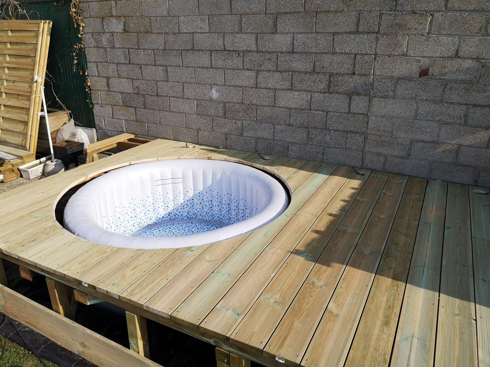 Make a Floating Deck for an Inflatable SPA, With a Motorized Cover ...