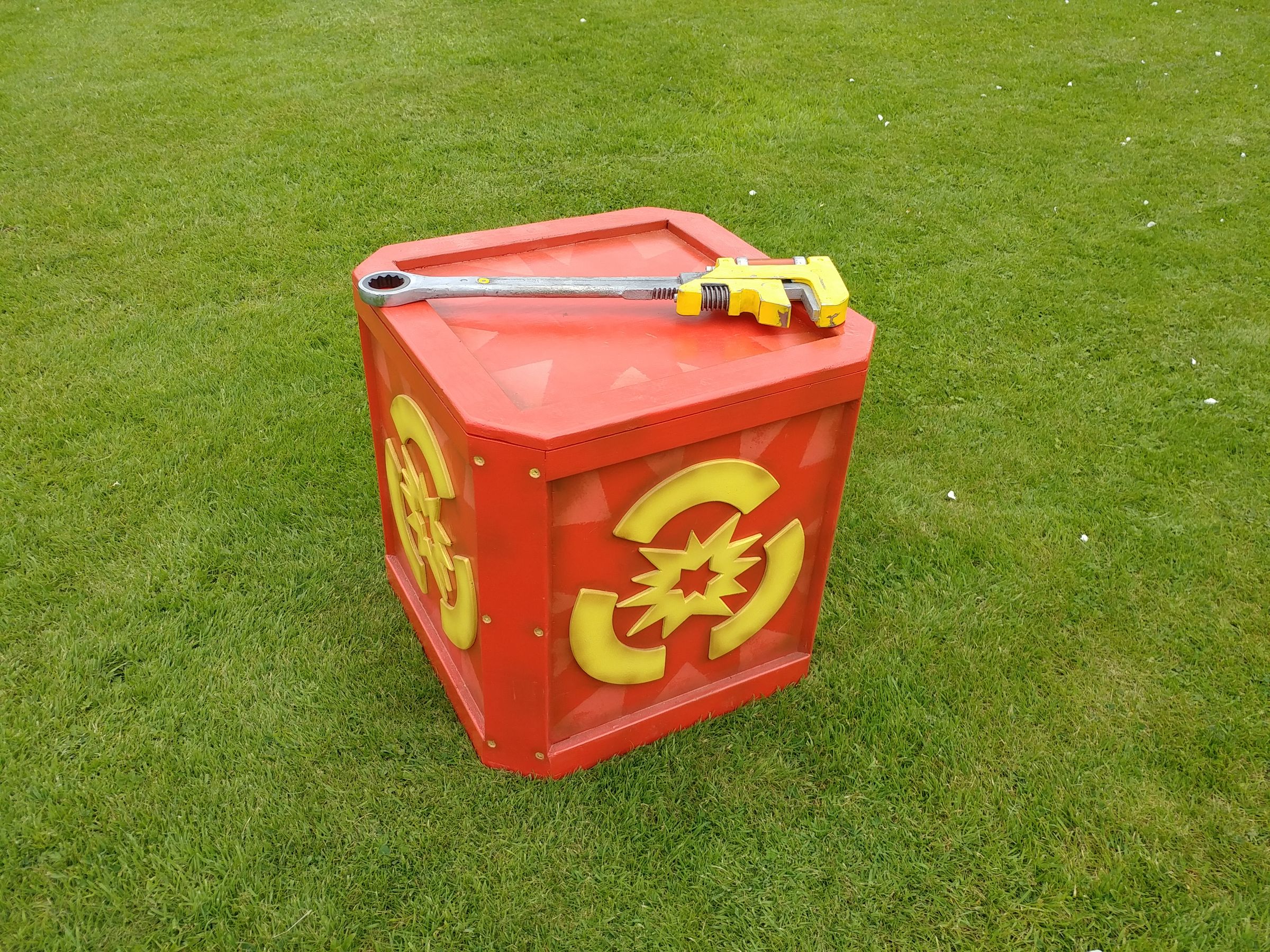 Wooden Ratchet and Clank Explosive Crate : 9 Steps (with Pictures ...