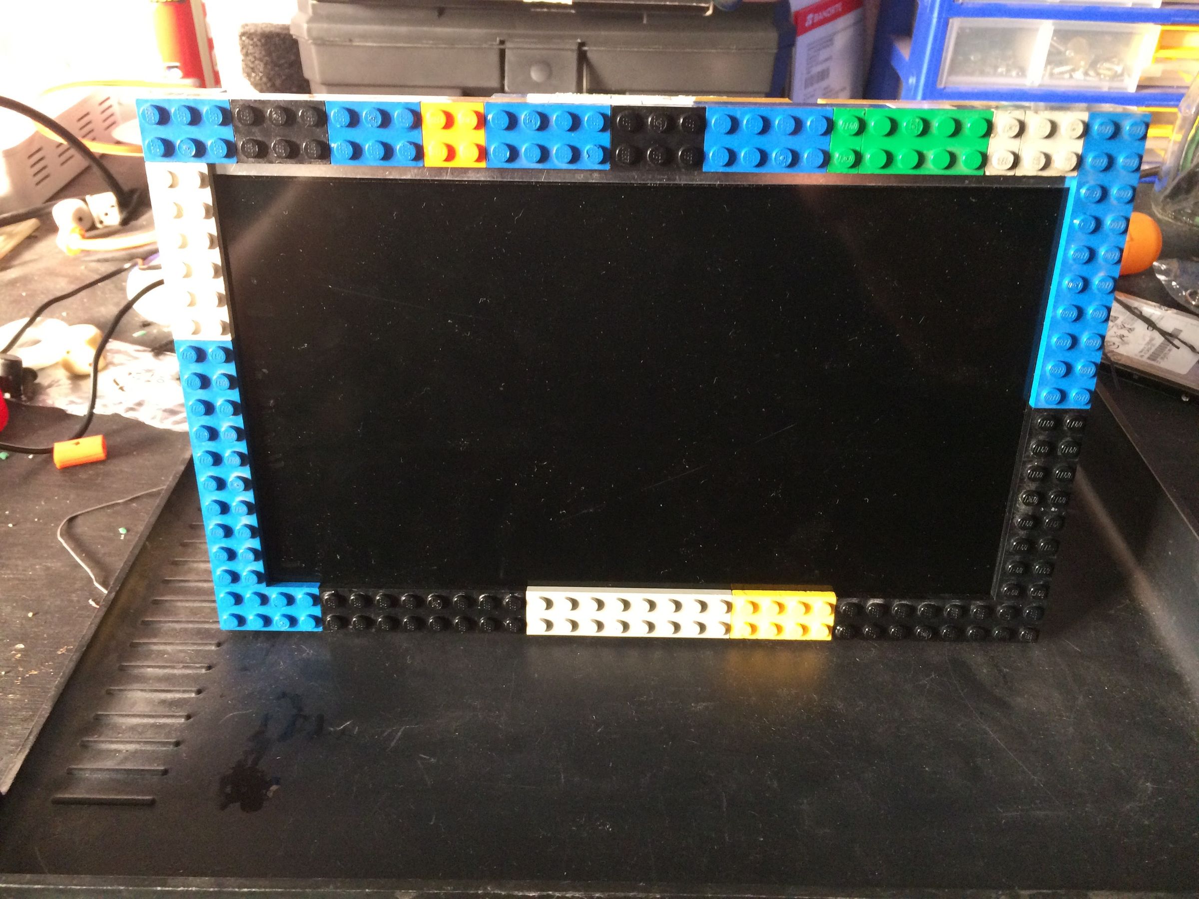 Lego Digital Photo Frame From Broken Tablet : 5 Steps (with Pictures ...