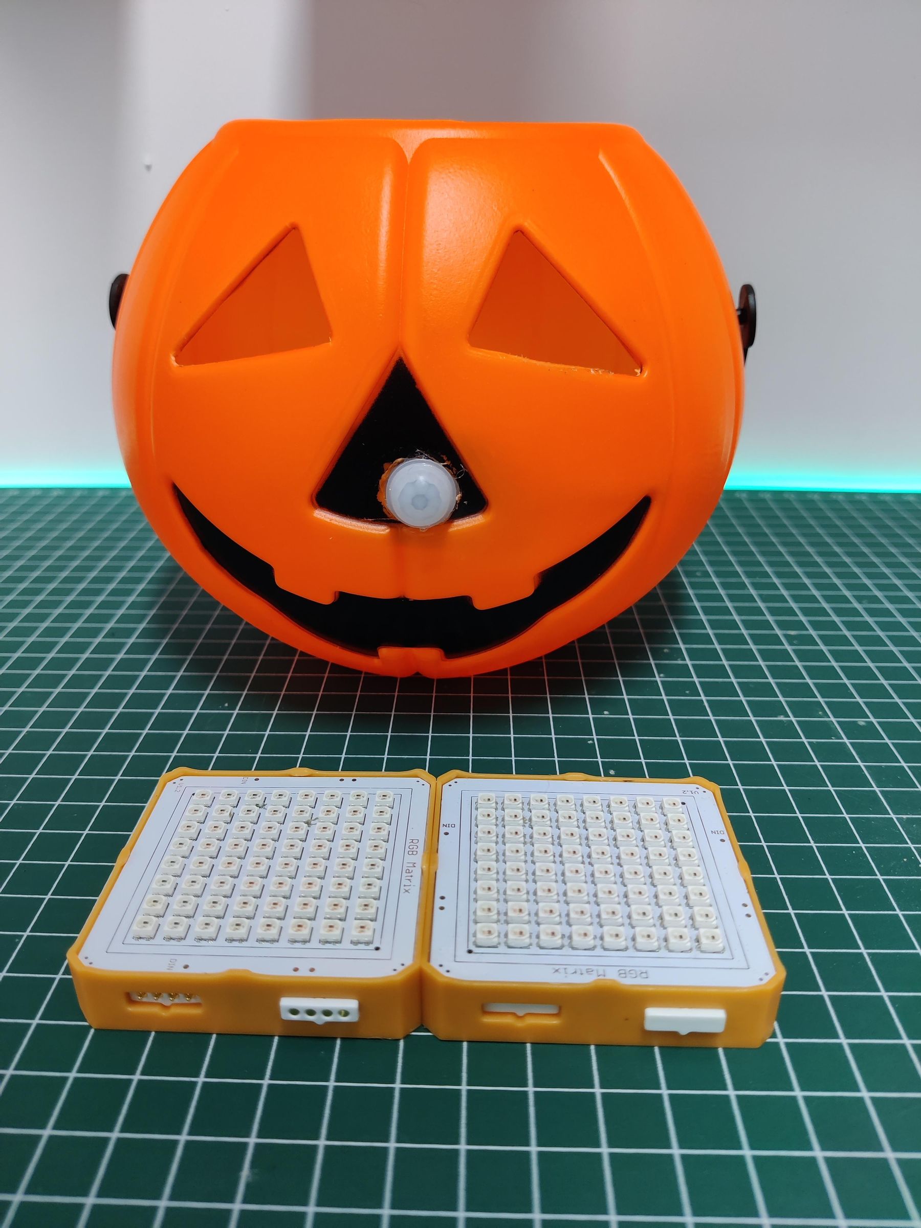 DIY Jack-O-Lantern for Halloween