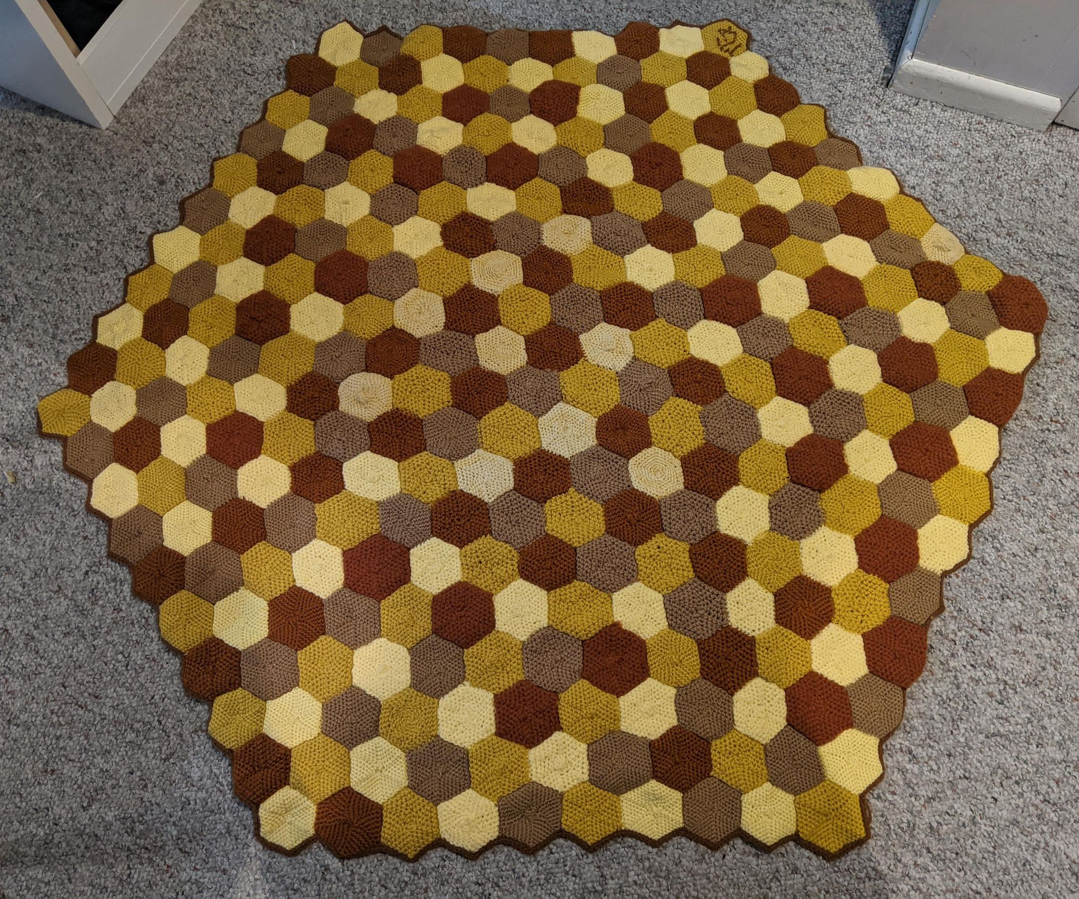 Honeycomb Blanket! : 5 Steps - Instructables