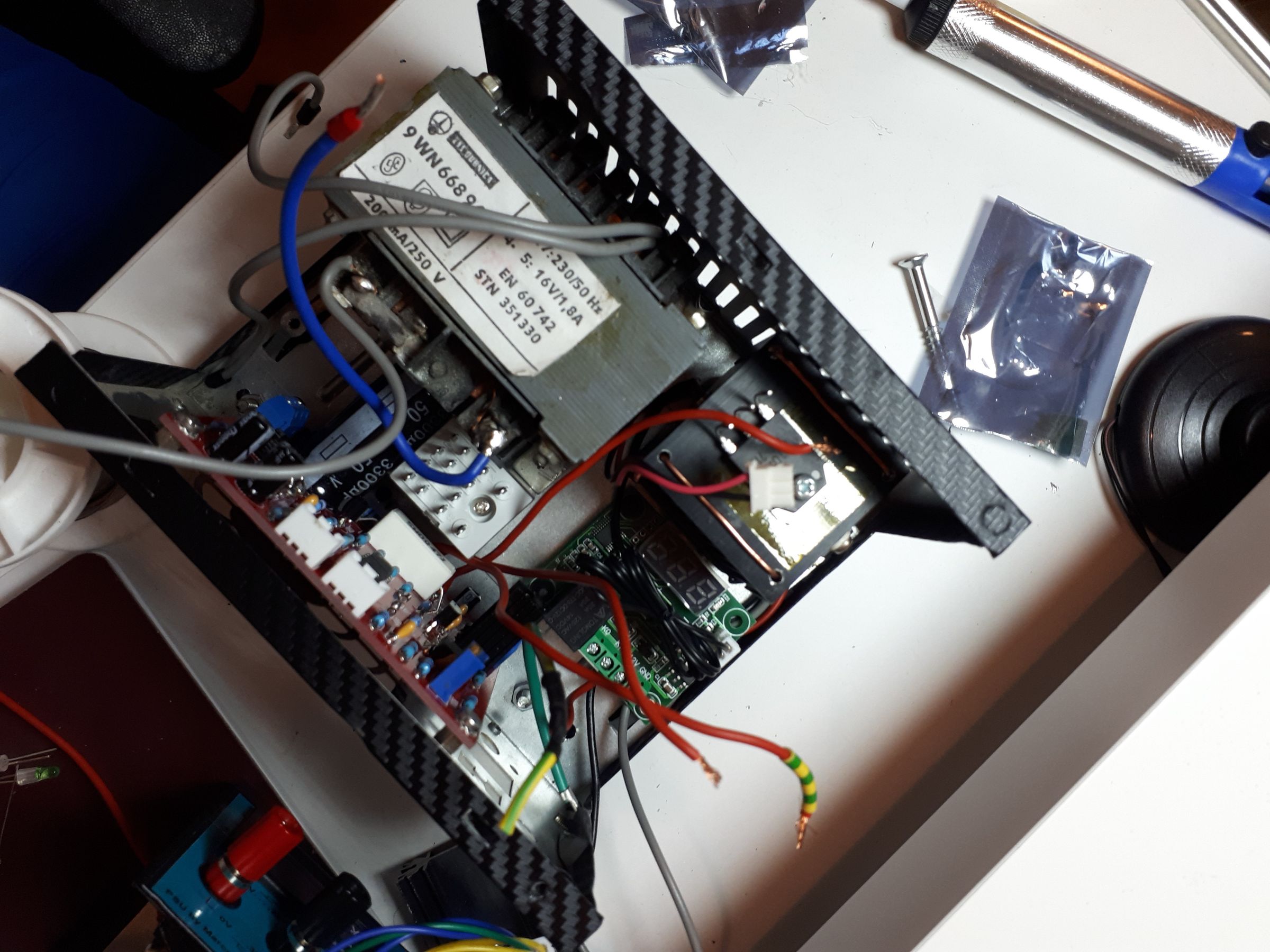 Compact Regulated PSU - Power Supply Unit : 9 Steps (with Pictures ...