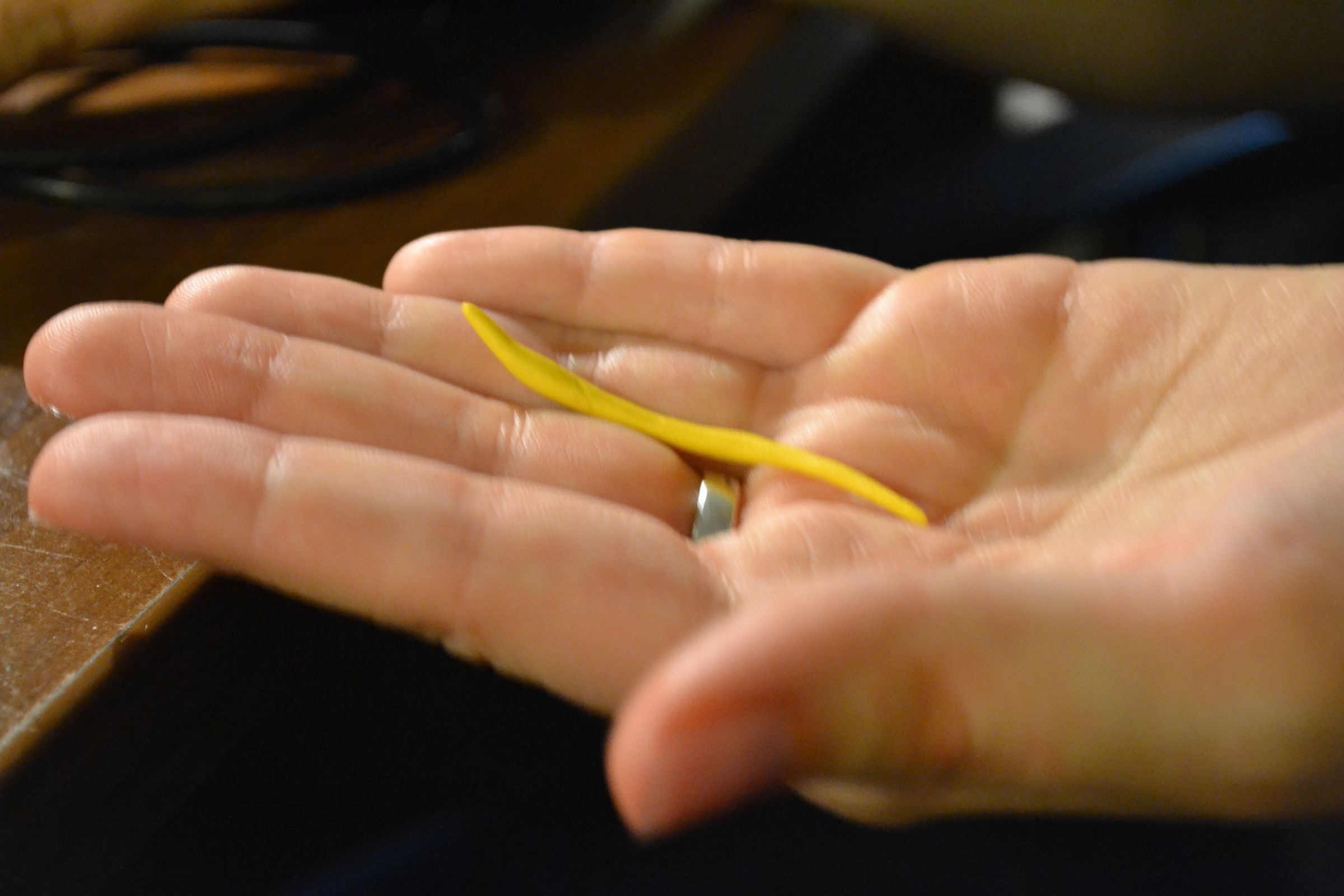 Stable and Colorful Notebook Power Connector With Sugru - Instructables