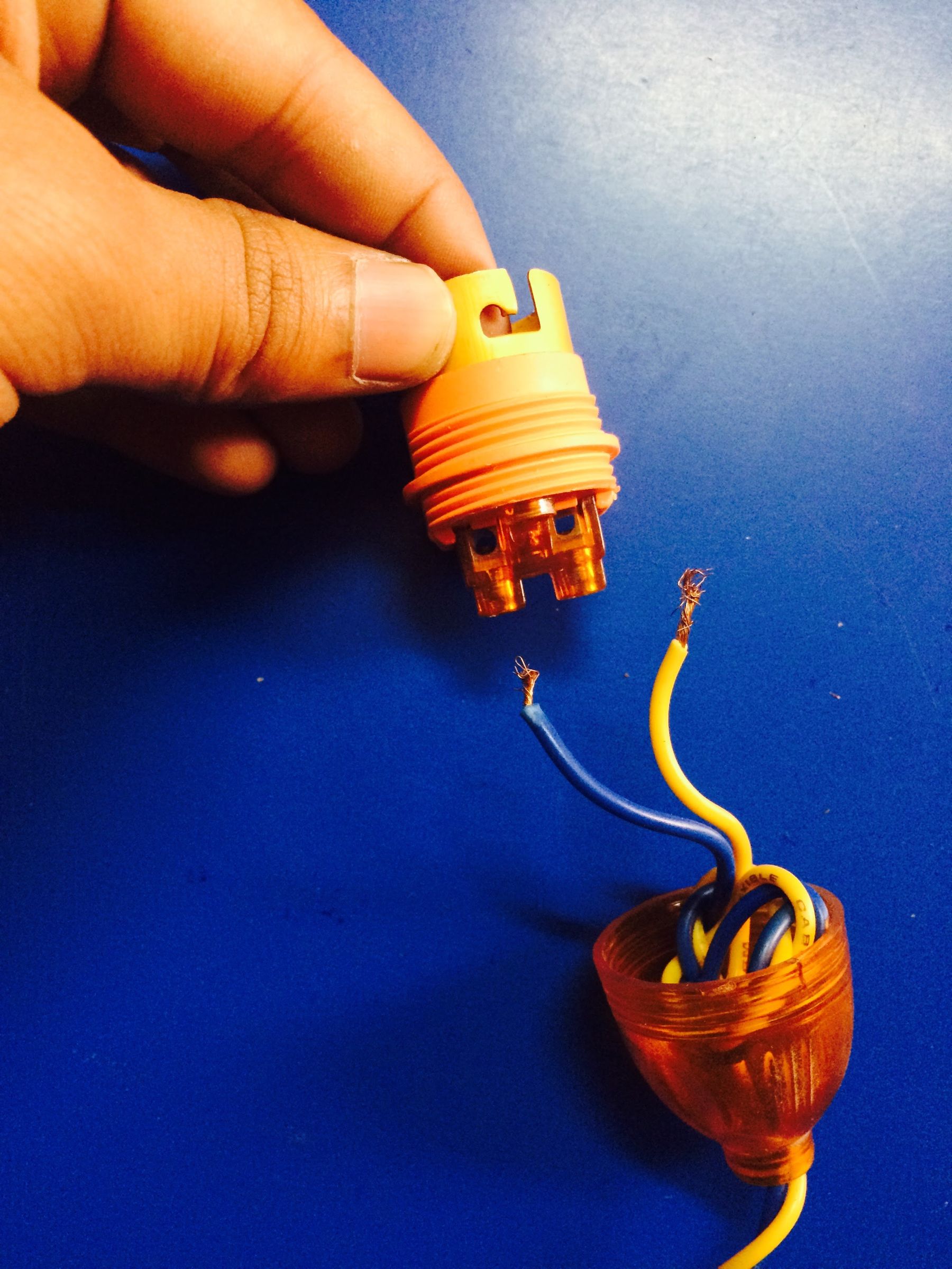 Portable Bulb Holder : 5 Steps - Instructables