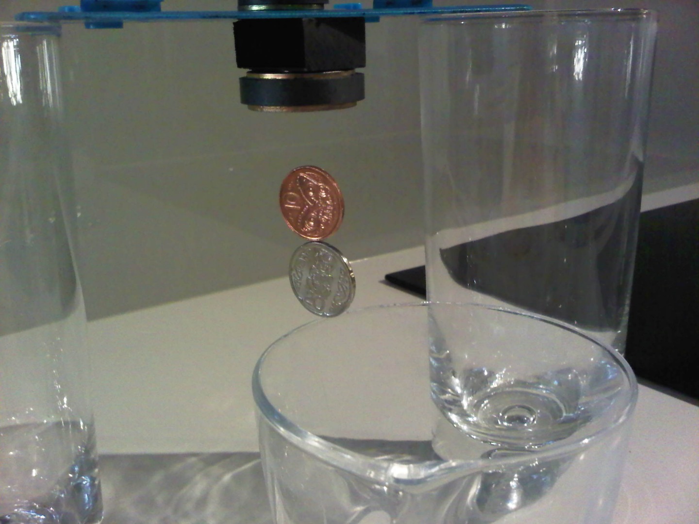 AMAZING GRAVITY-DEFYING COIN TRICK! : 4 Steps (with Pictures ...
