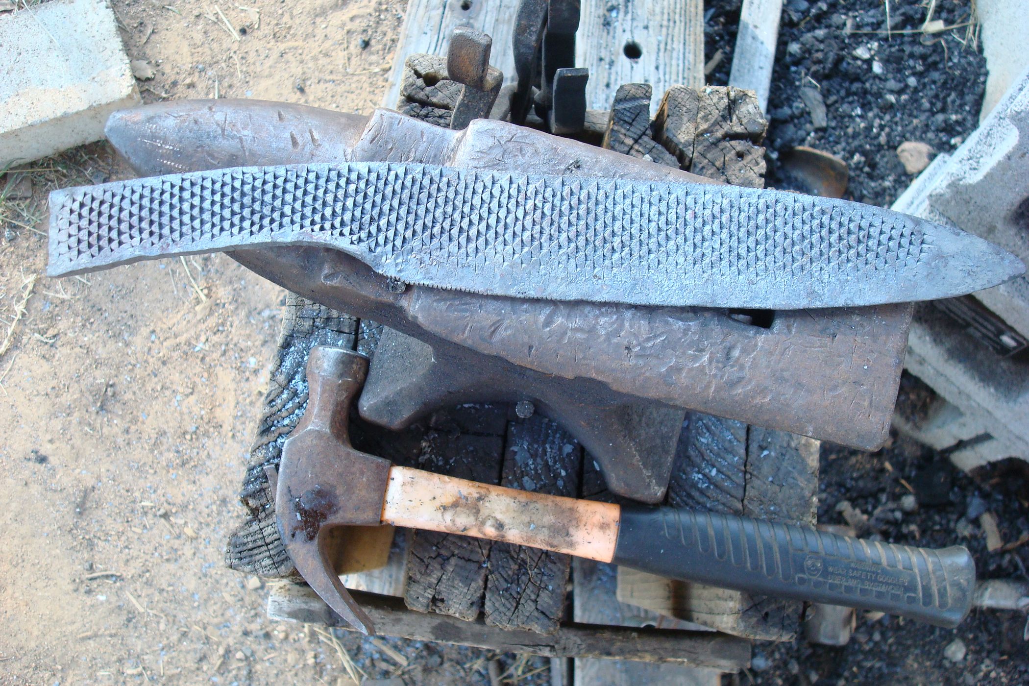 Making a Large Camp Knife From an Old Rasp. Part 2 : 5 Steps ...
