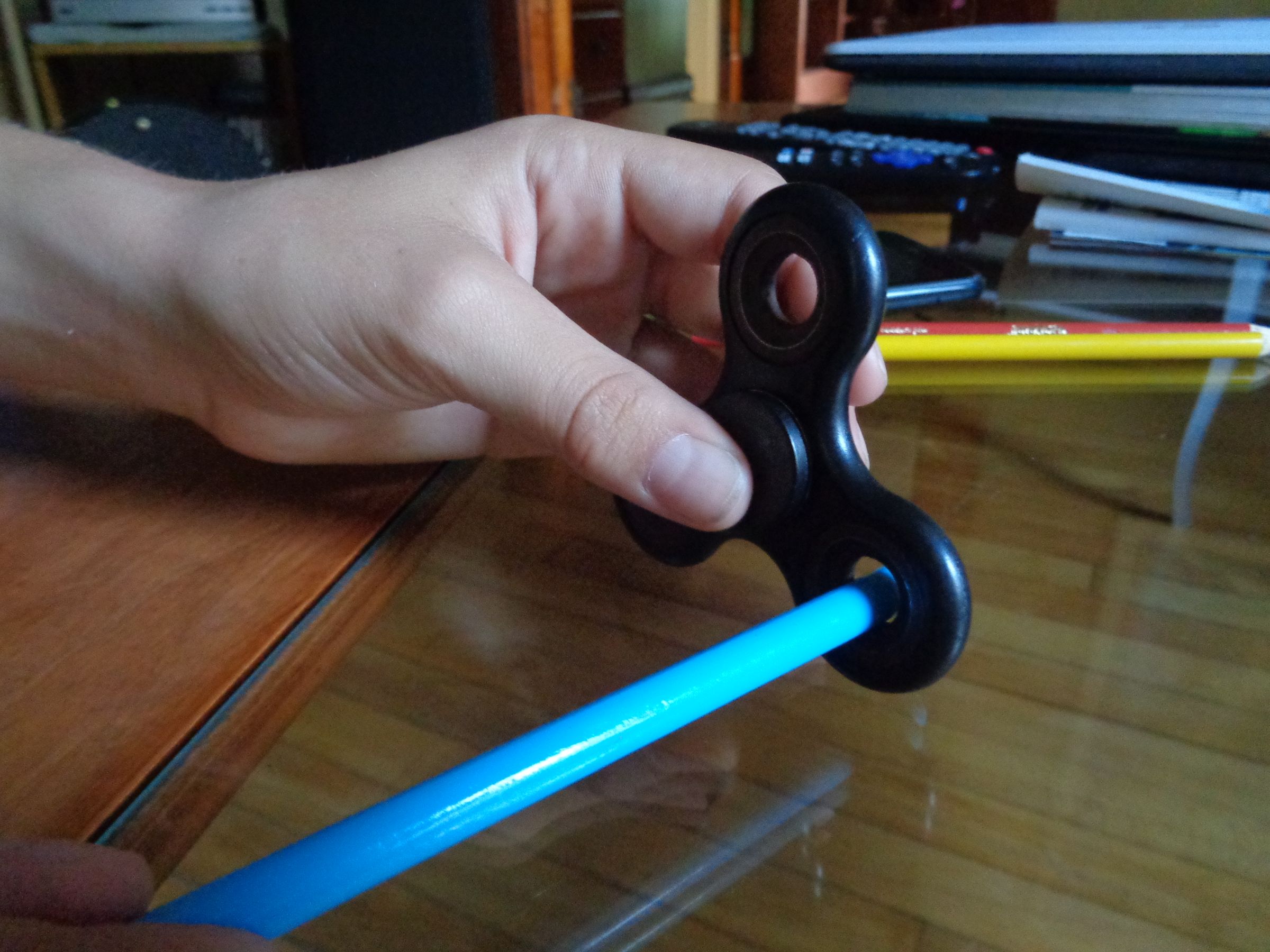 Fidget Spinner Phone Stand : 6 Steps (with Pictures) - Instructables